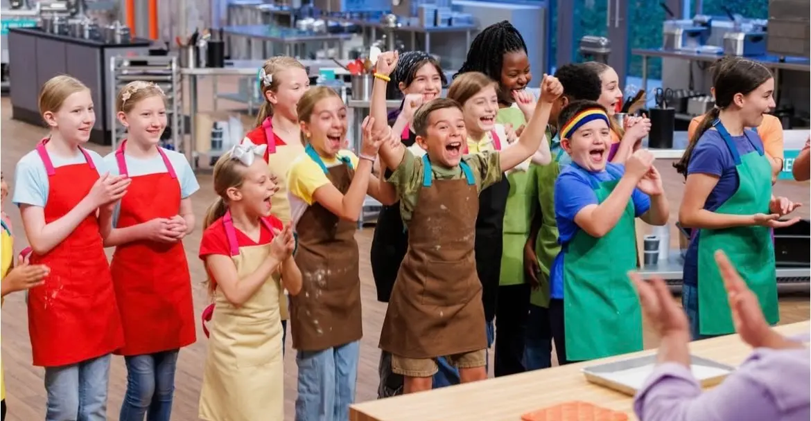 Four contestants bond over their shared home state in Baking ...