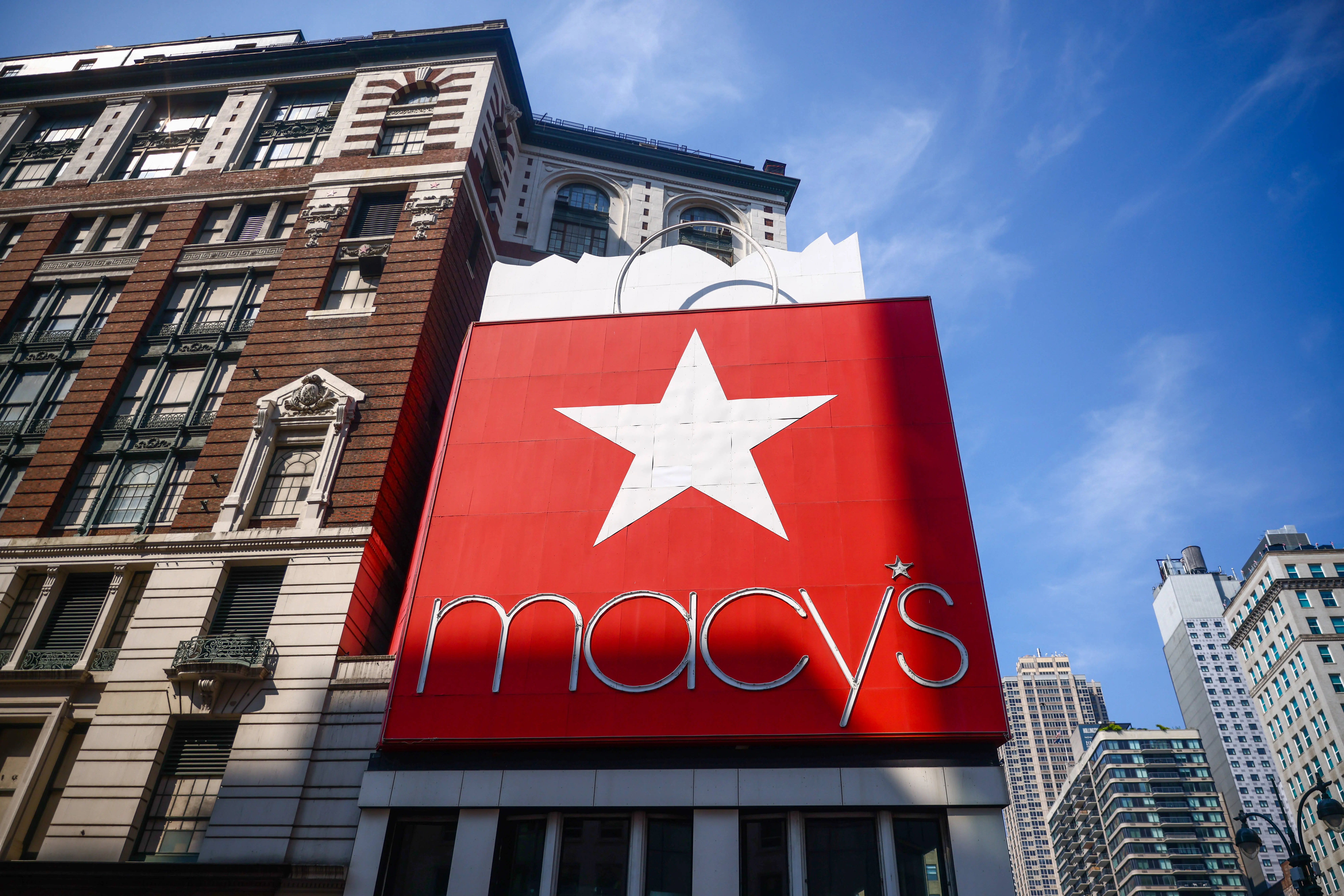 10 best gifts to buy at Macy's for her on Valentine's Day 2026 - PRIMETIMER