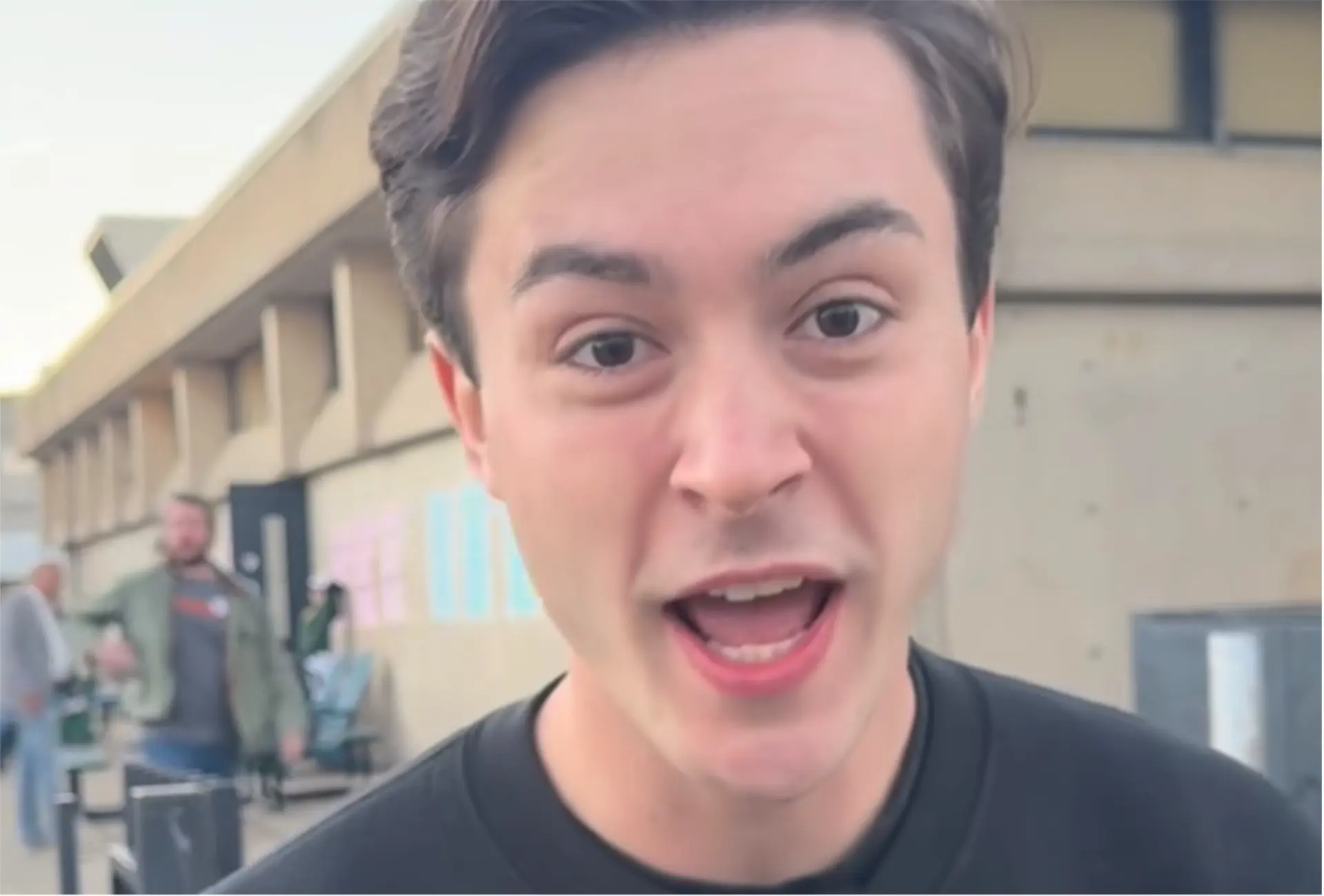 Who is Frank Scales? Video of independent journalist being assaulted ...