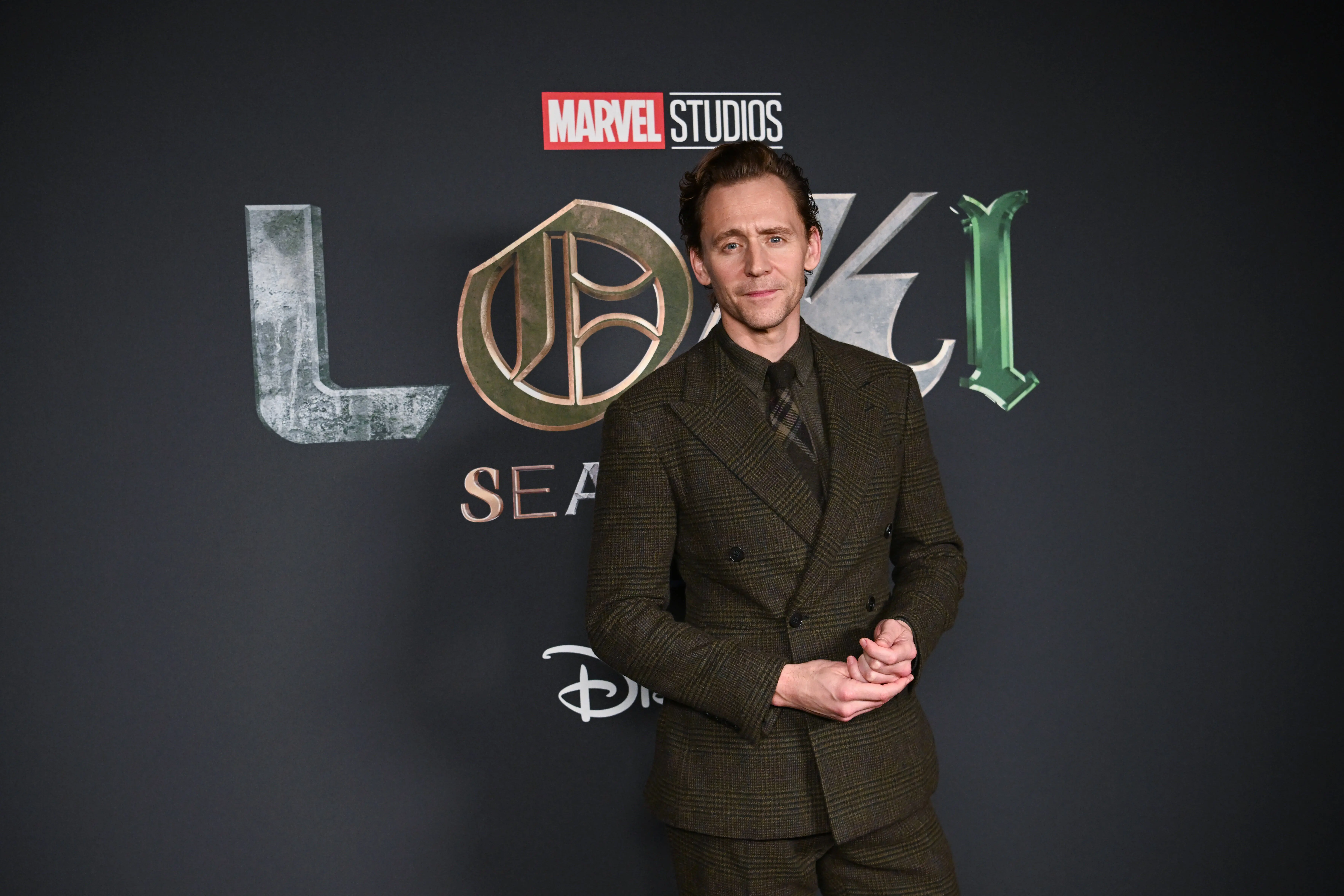 Tom Hiddleston reveals how Tim Burton’s Batman defined his vision for ...