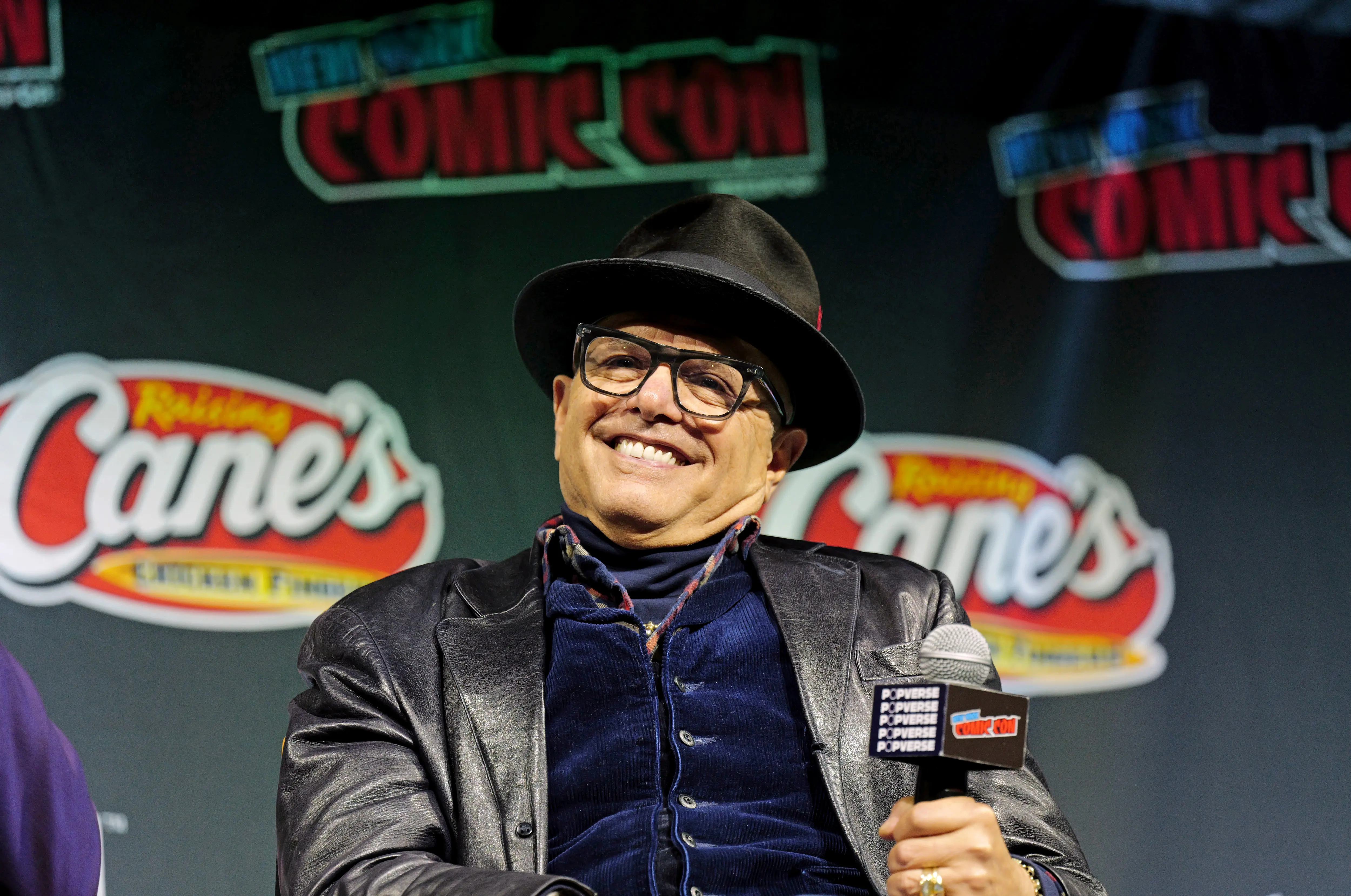 The story behind Josh Gad and Joe Pantoliano's spoof cameos in Wonder ...