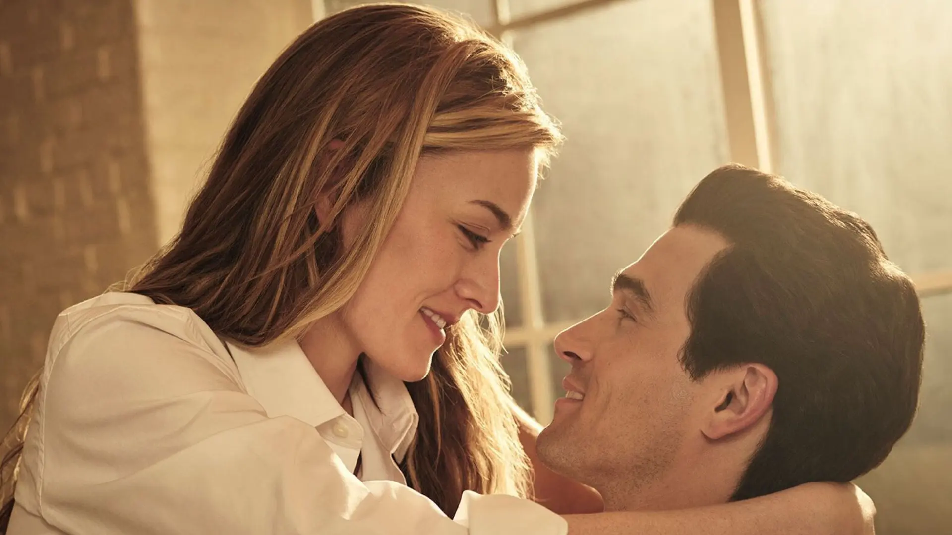 Love Story drops first look at JFK Jr. and Carolyn Bessette in Ryan ...