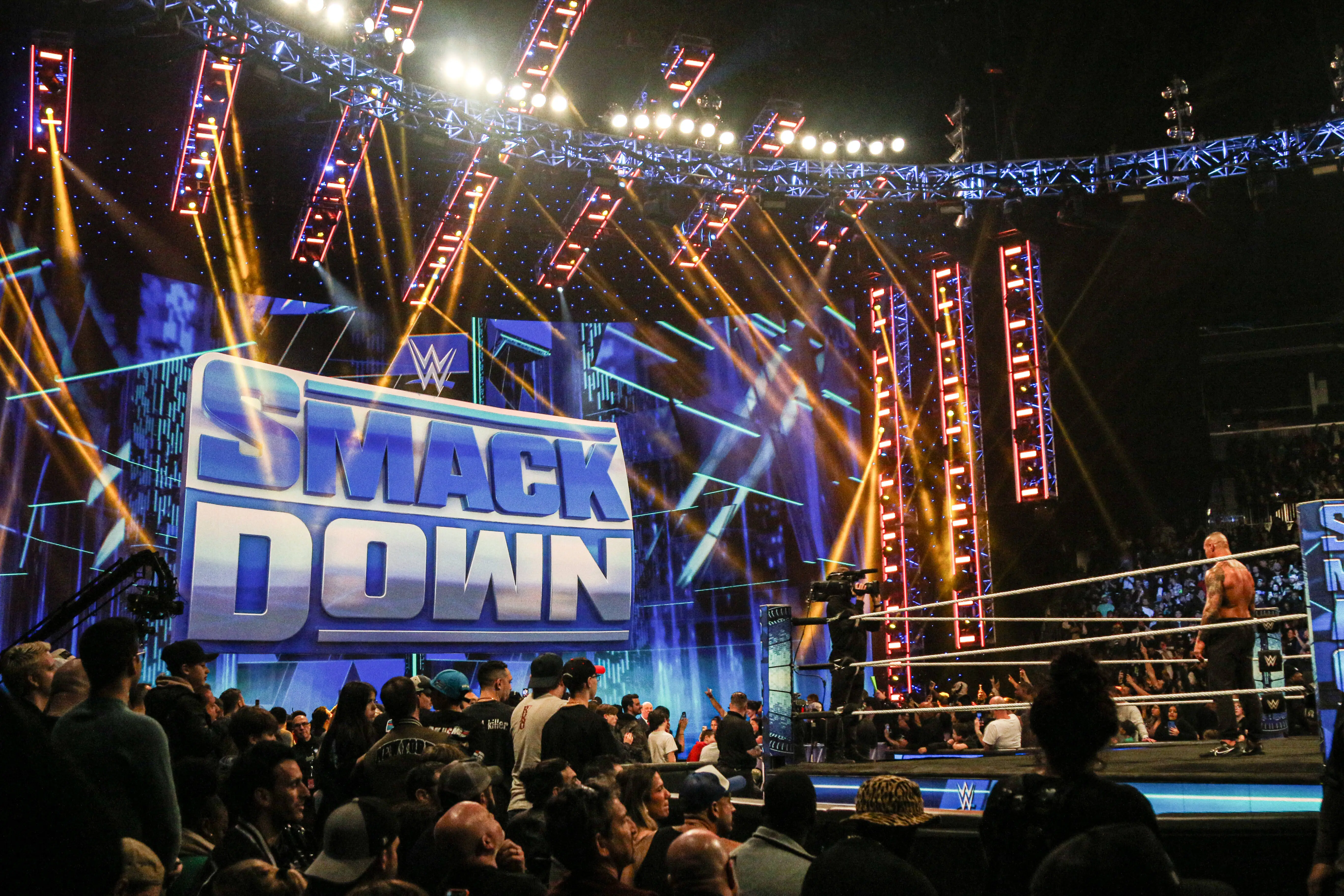 What channel is WWE SmackDown on tonight? Streaming details, Live score ...
