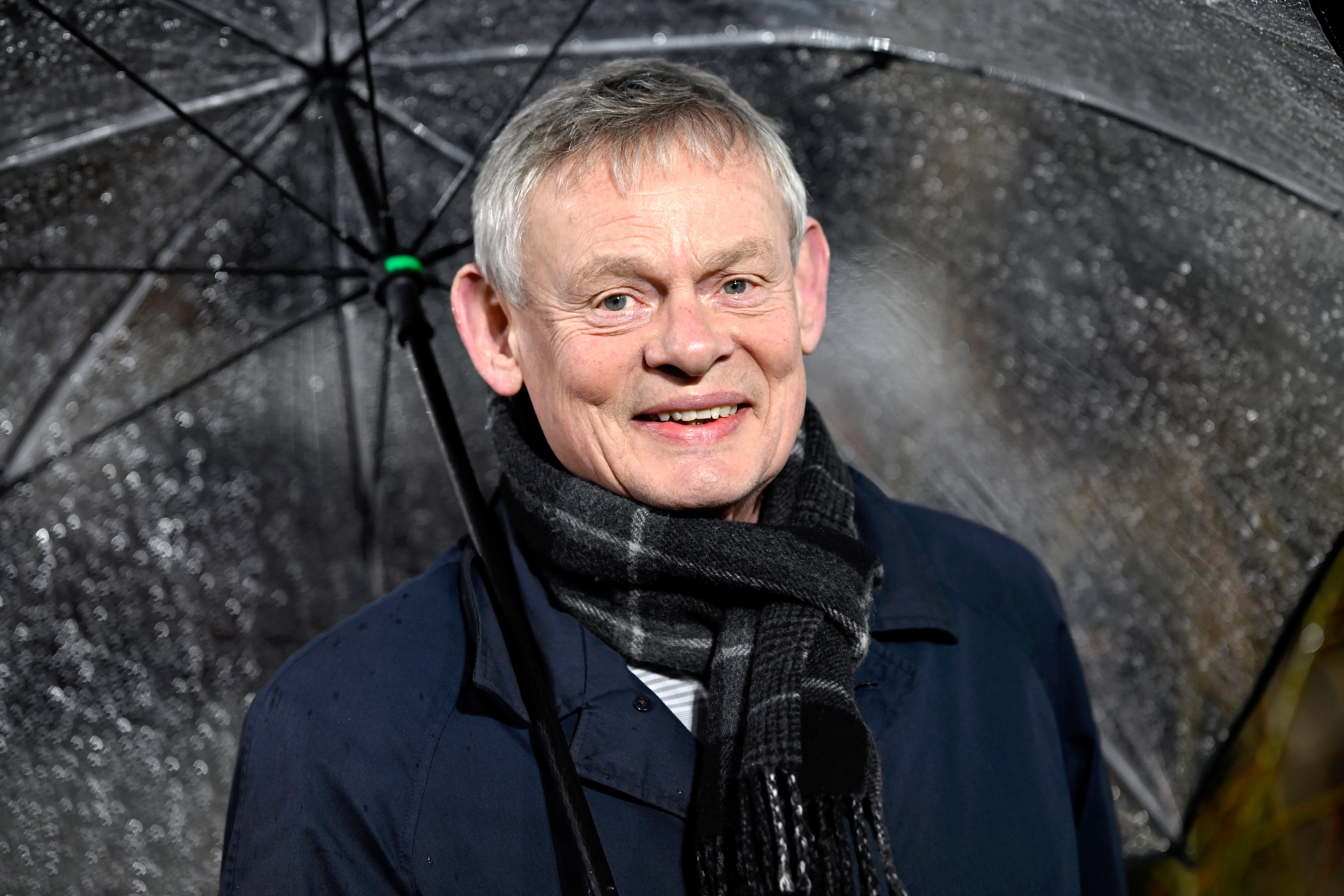 Best Medicine: Martin Clunes guest stars as Josh Charles' father in ...