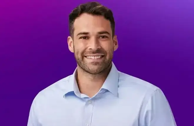 Love Is Blind season 10 star Alex issues public apology to Tim Howard ...