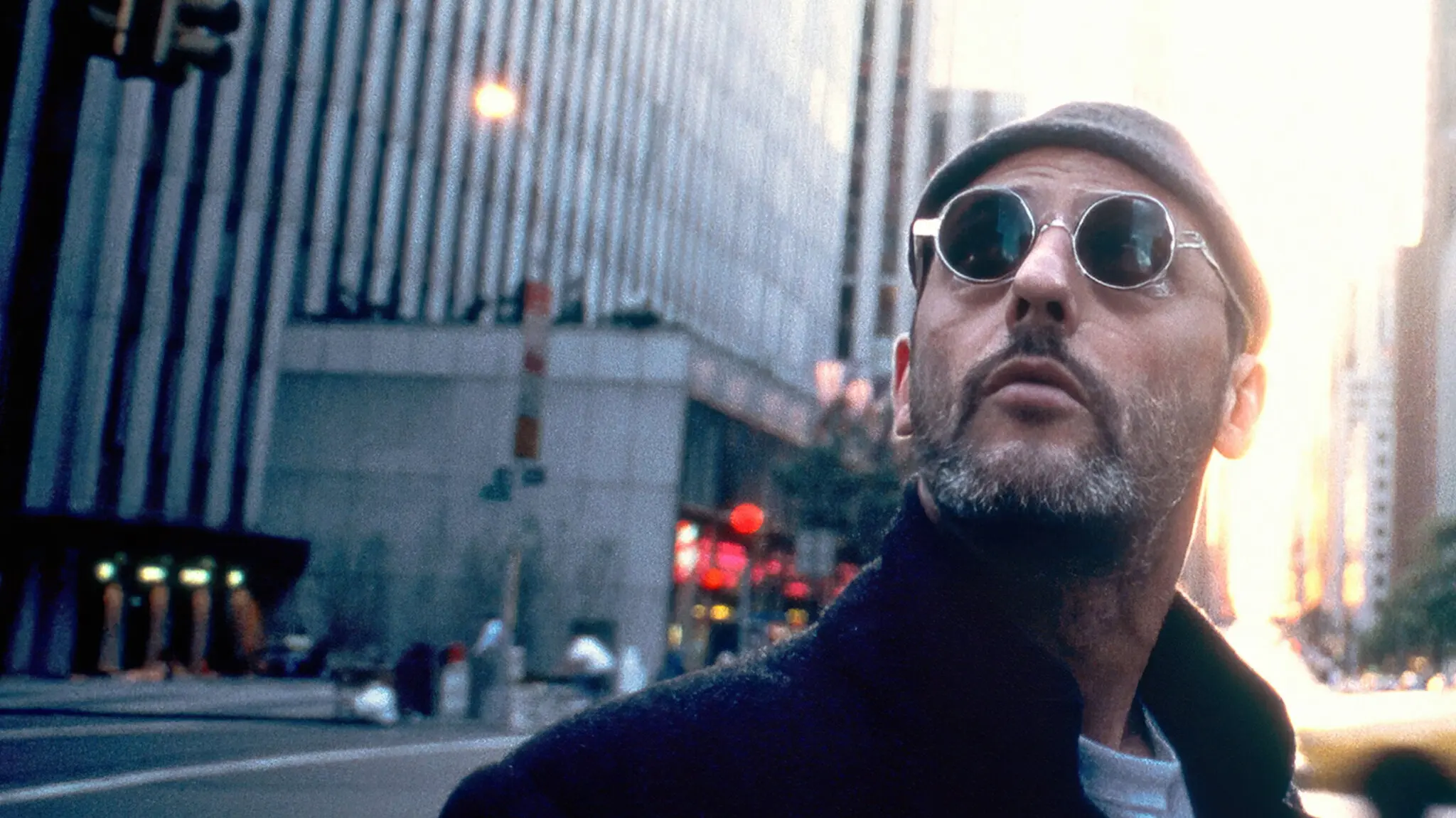 Léon: The Professional ending explained: Did Léon choose to die for ...