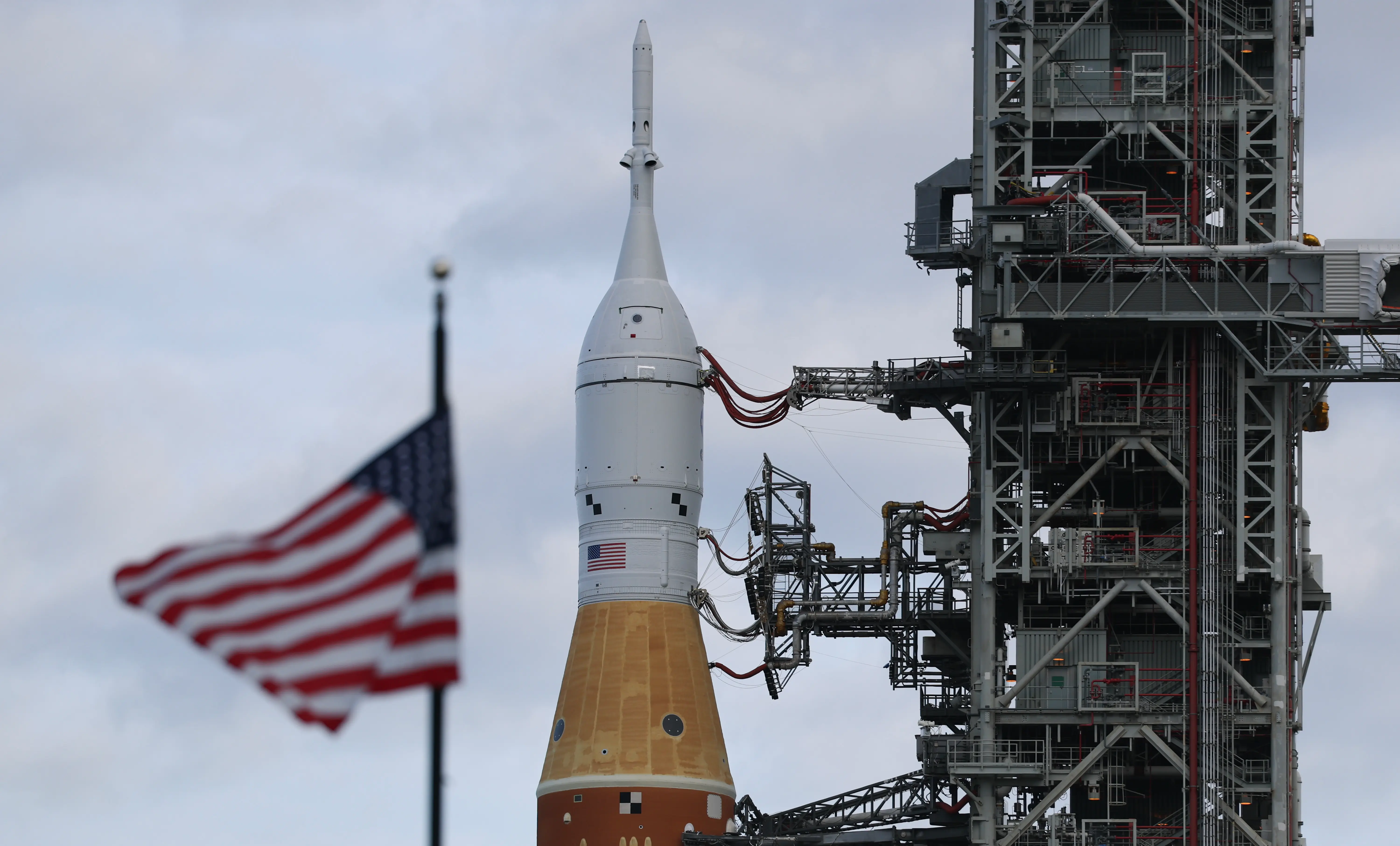How does NASA choose food for Artemis II crew? Orion meal system ...