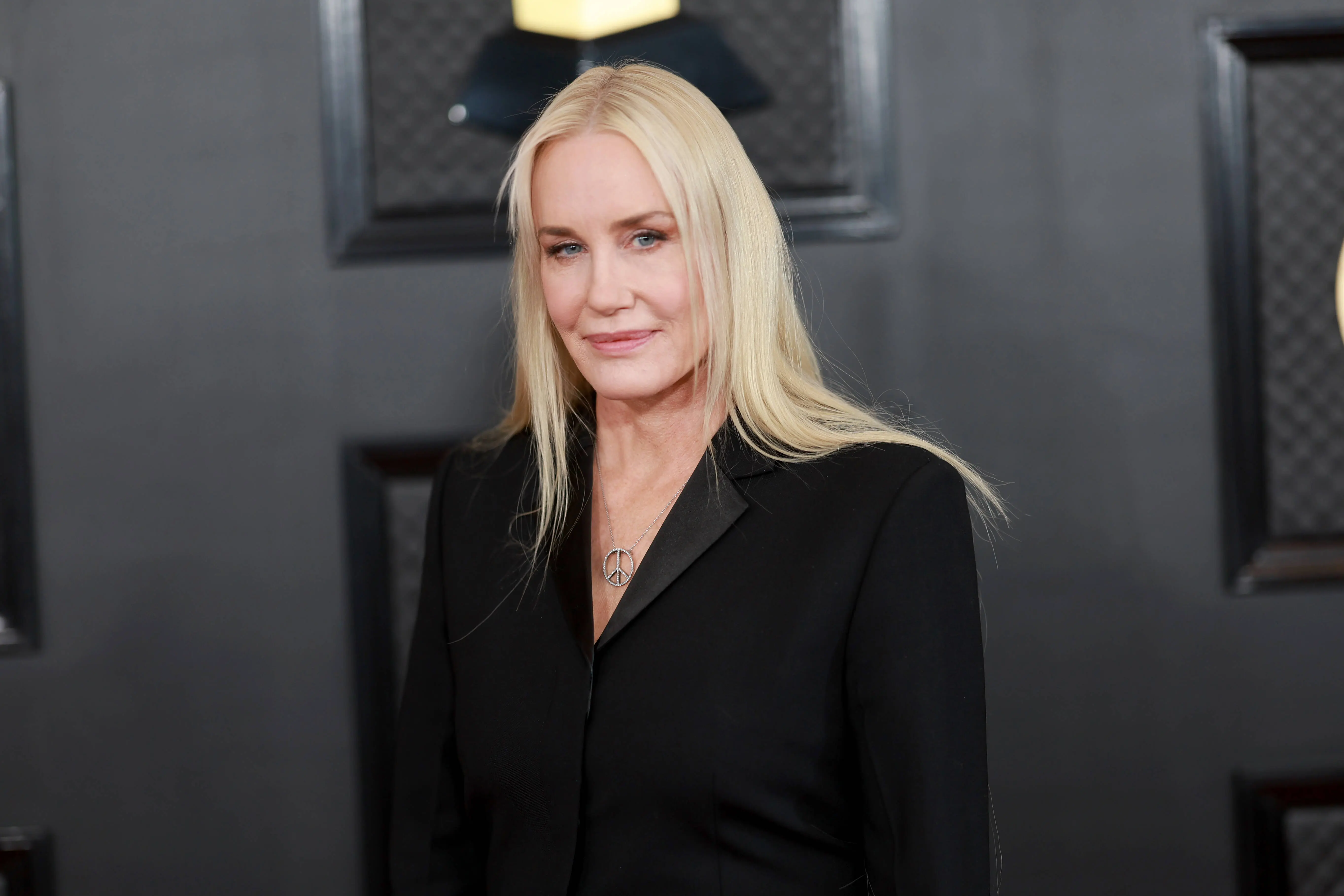 "A real, living person is not a narrative device": Daryl Hannah blasts ...