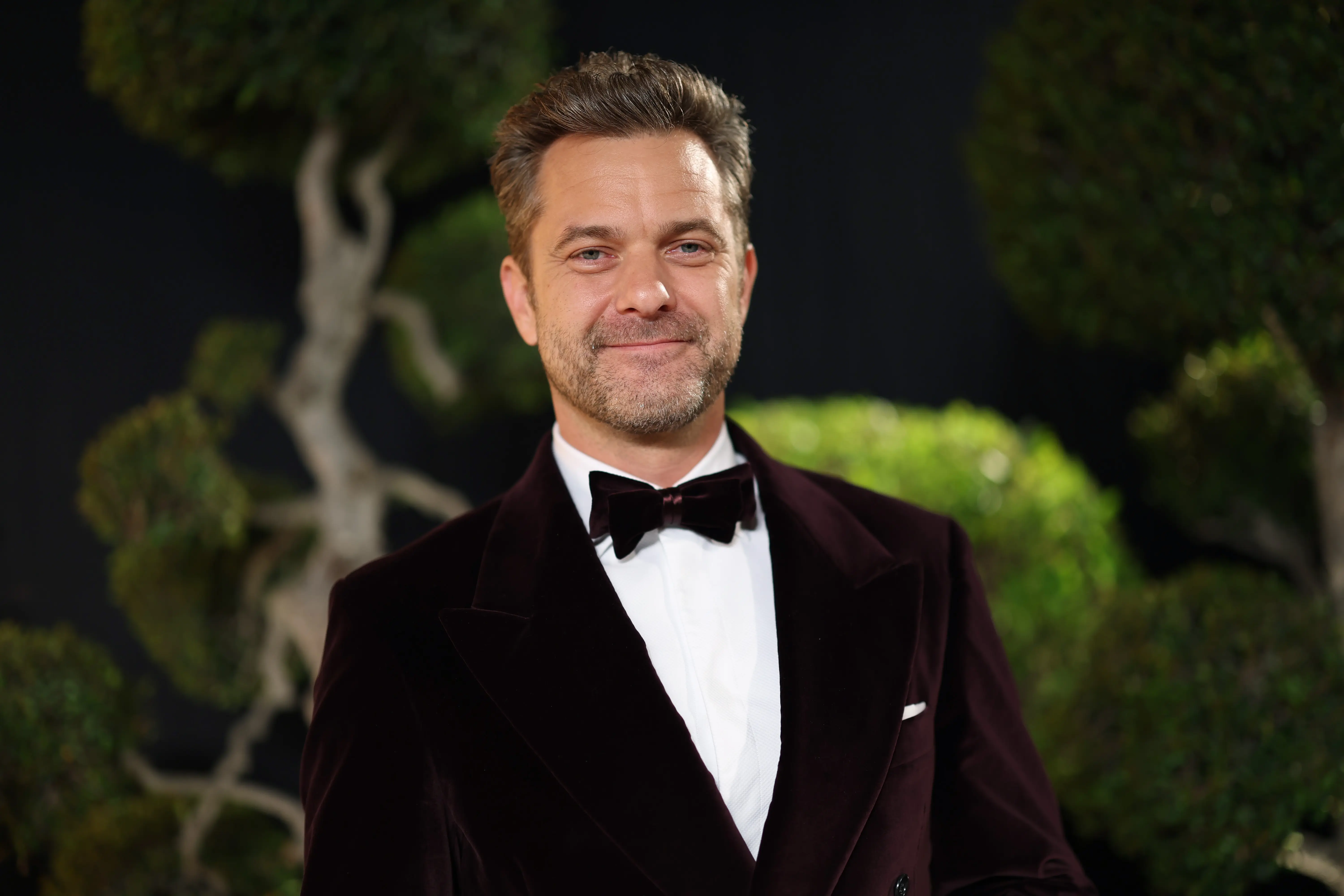 How is Joshua Jackson honoring James Van Der Beek after his death ...