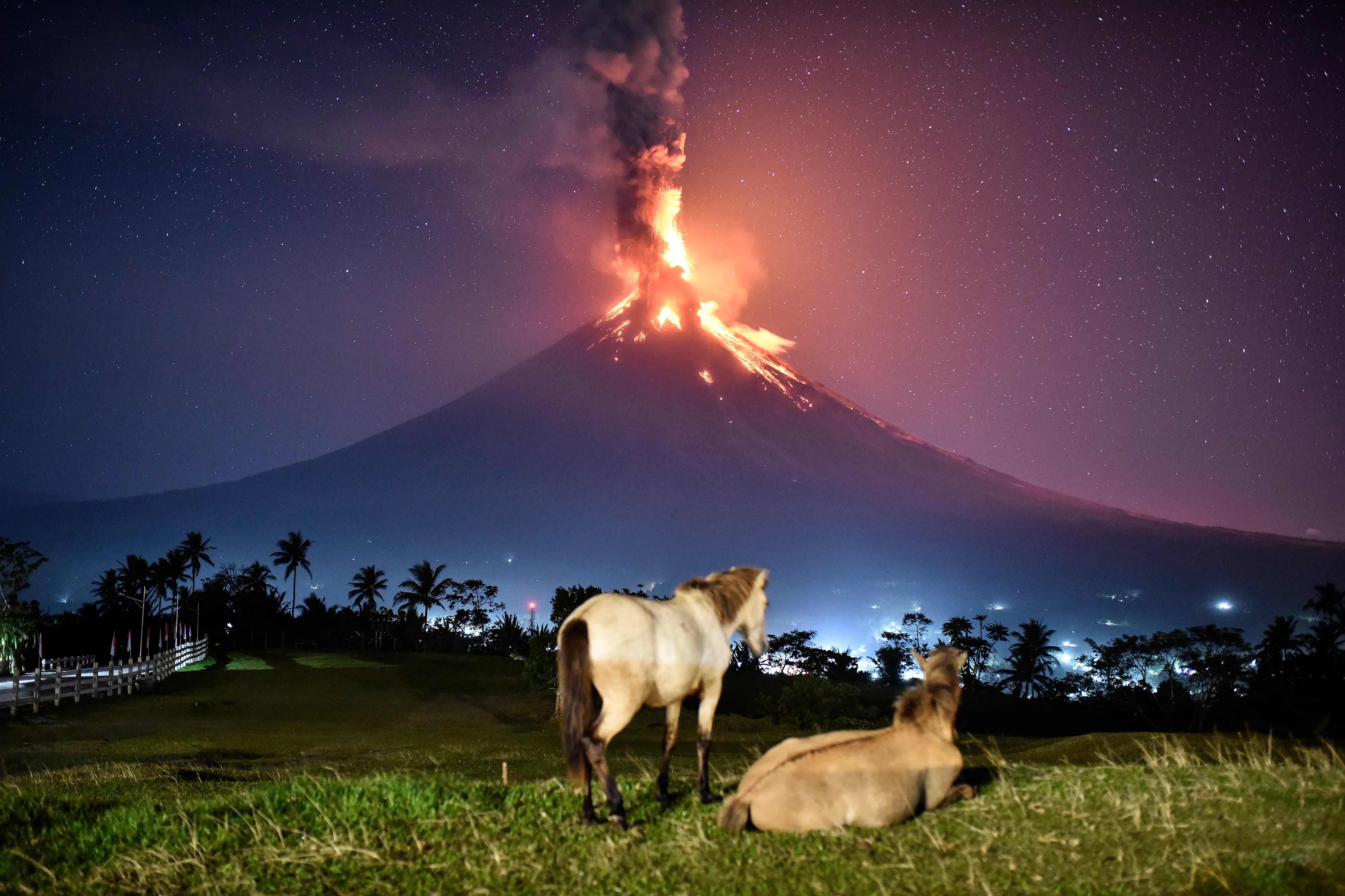 Satellite image shows Mayon volcano eruption in the Philippines: What ...