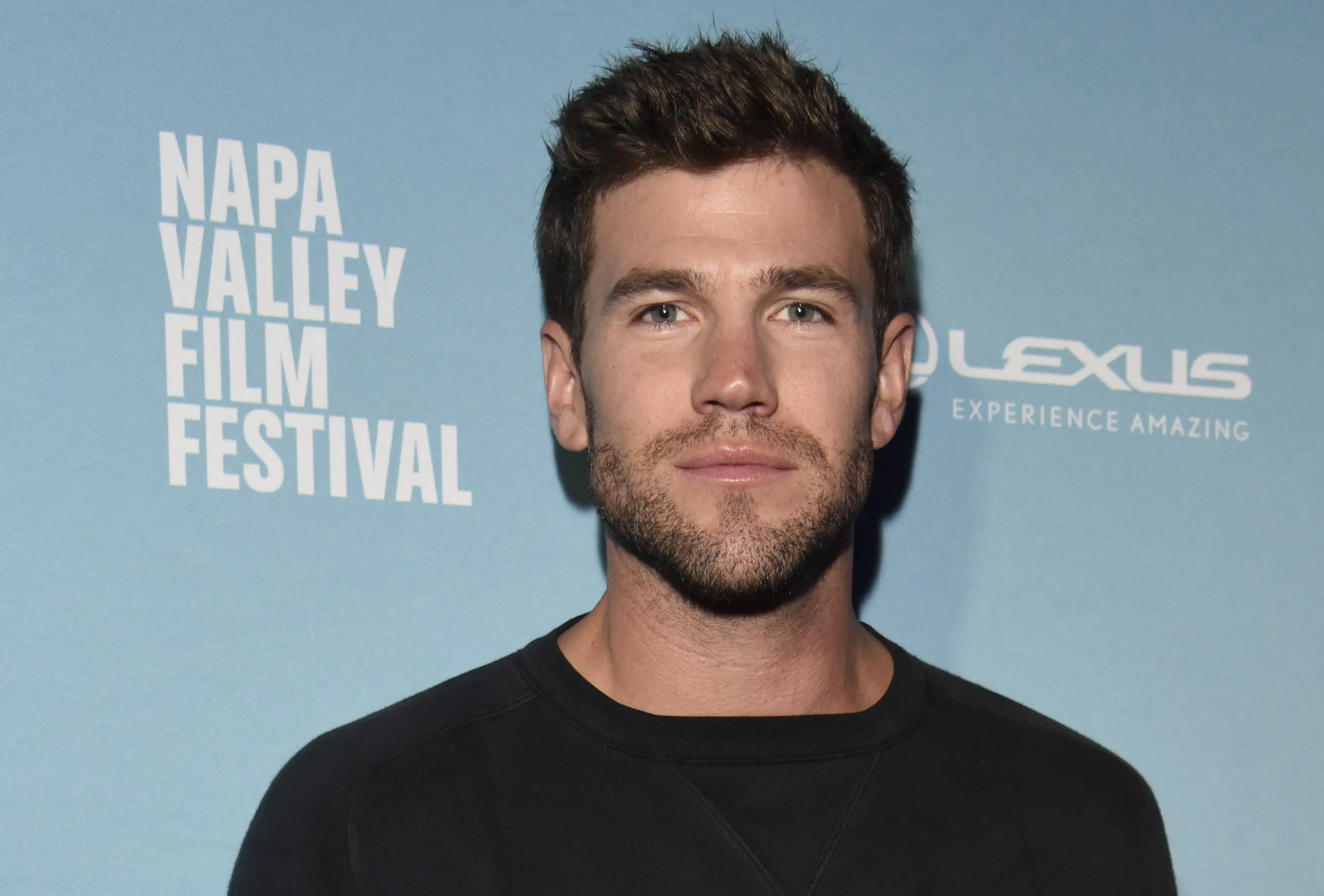 NCIS: Origins star Austin Stowell explains why Gibbs holds a grudge ...