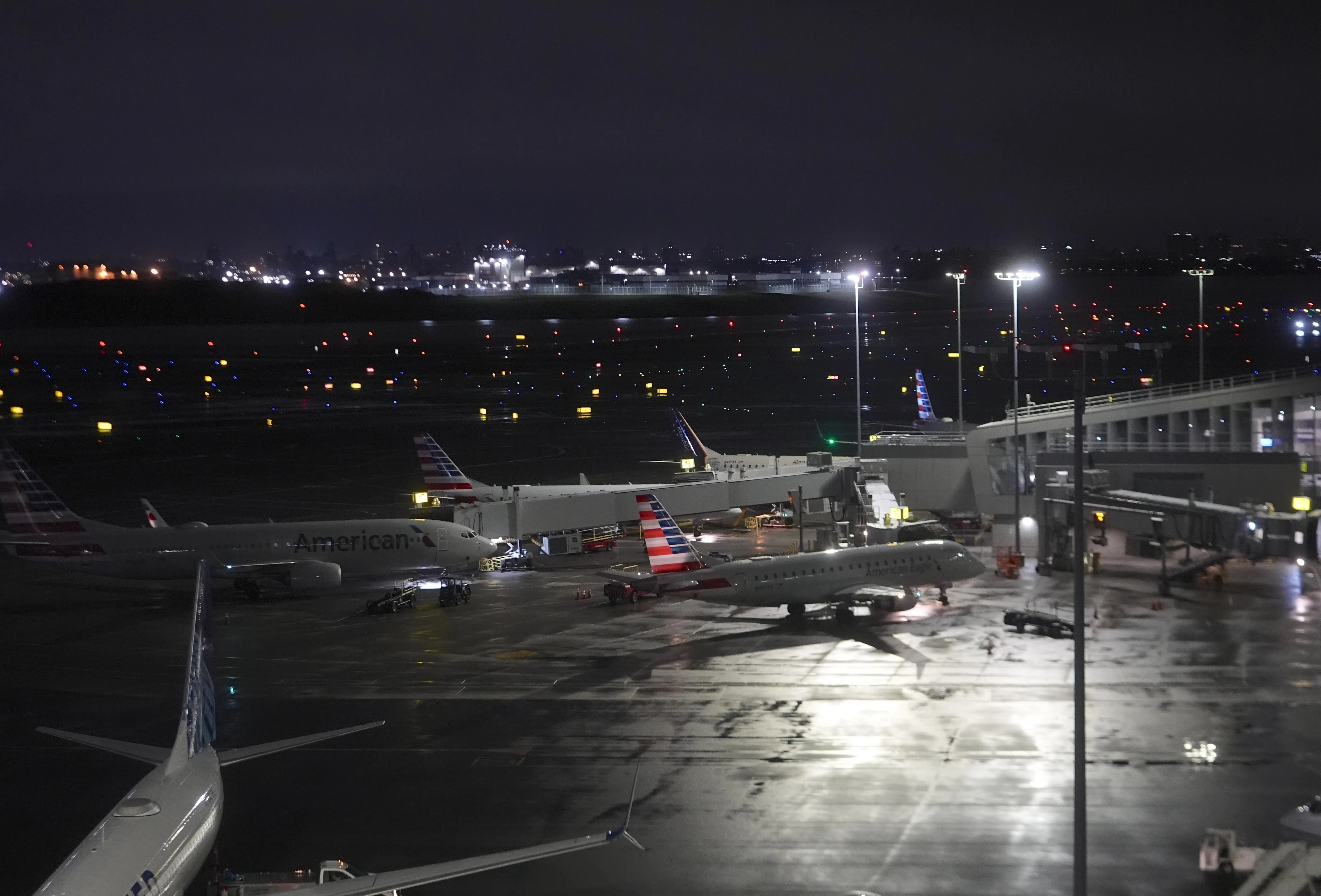 "LaGuardia ATC had one guy working ground AND tower" during Air Canada ...