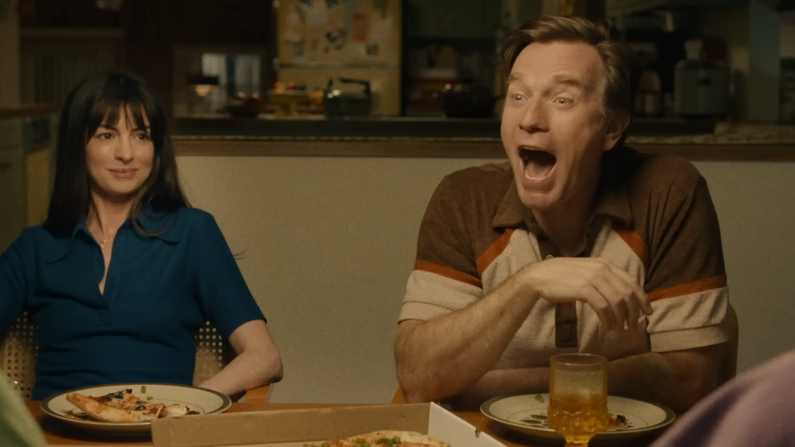 Anne Hathaway and Ewan McGregor face dinosaurs in The End of Oak Street ...