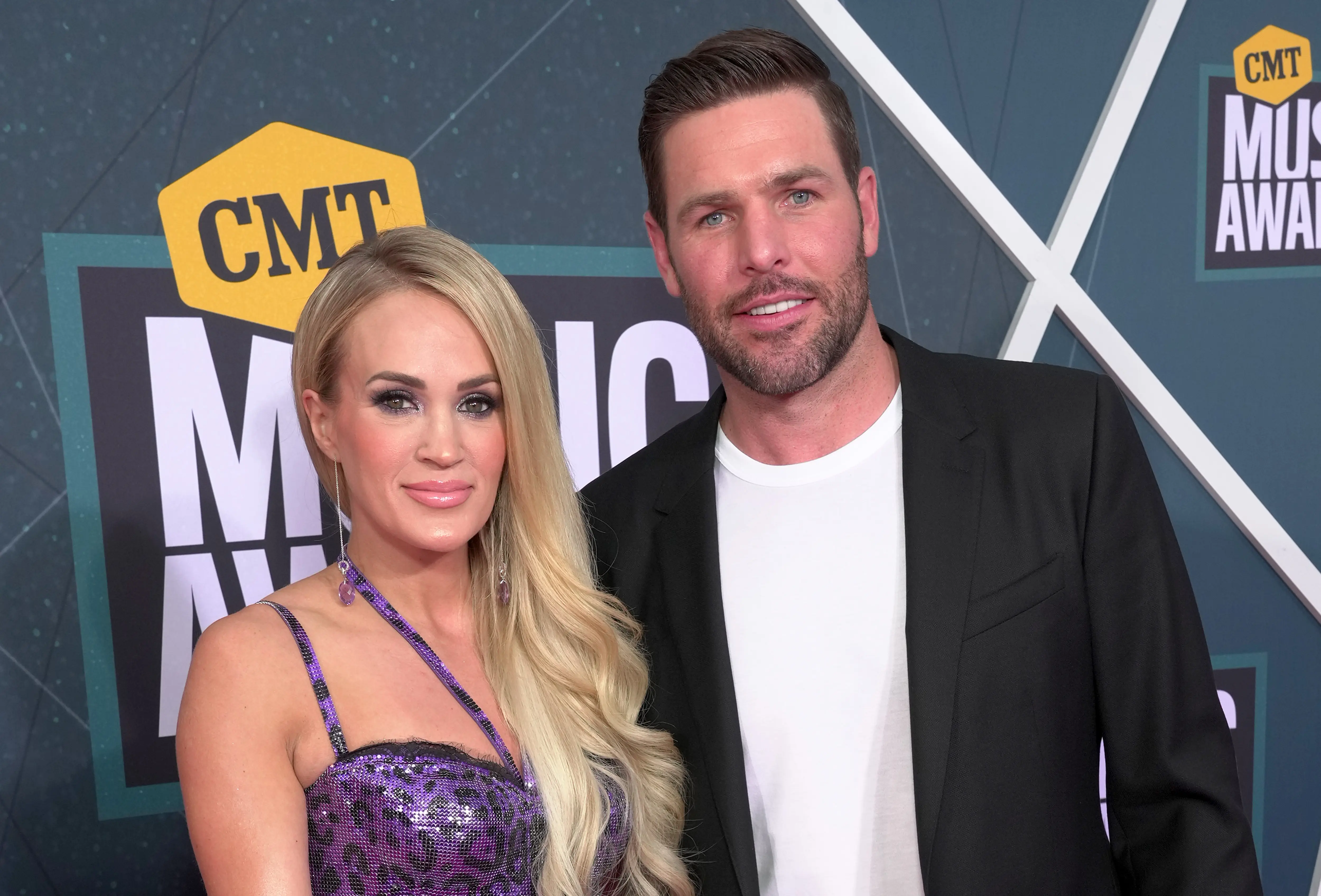 American Idol judge Carrie Underwood and husband Mike Fisher spotted ...