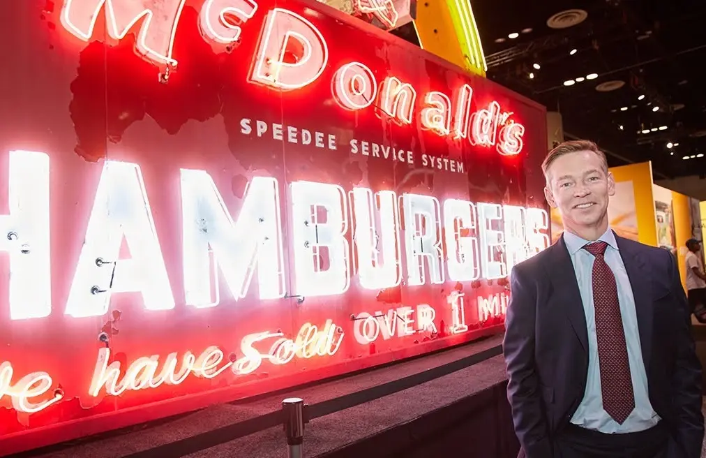 How did McDonald’s CEO respond to viral big arch burger video? Chris ...