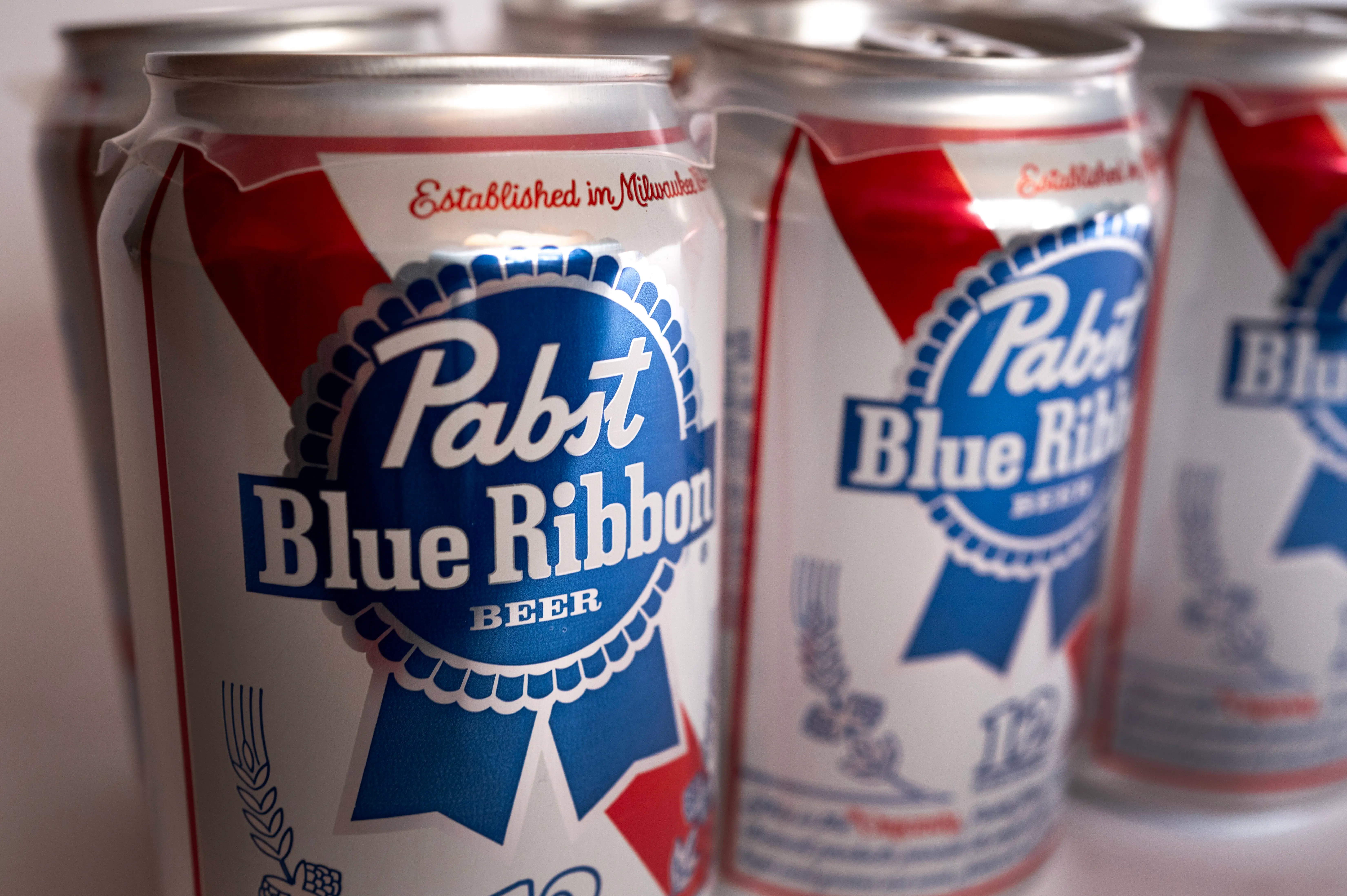 Pabst Blue Ribbon and Grillo’s Pickles launch new Pickle-Flavored Beer ...