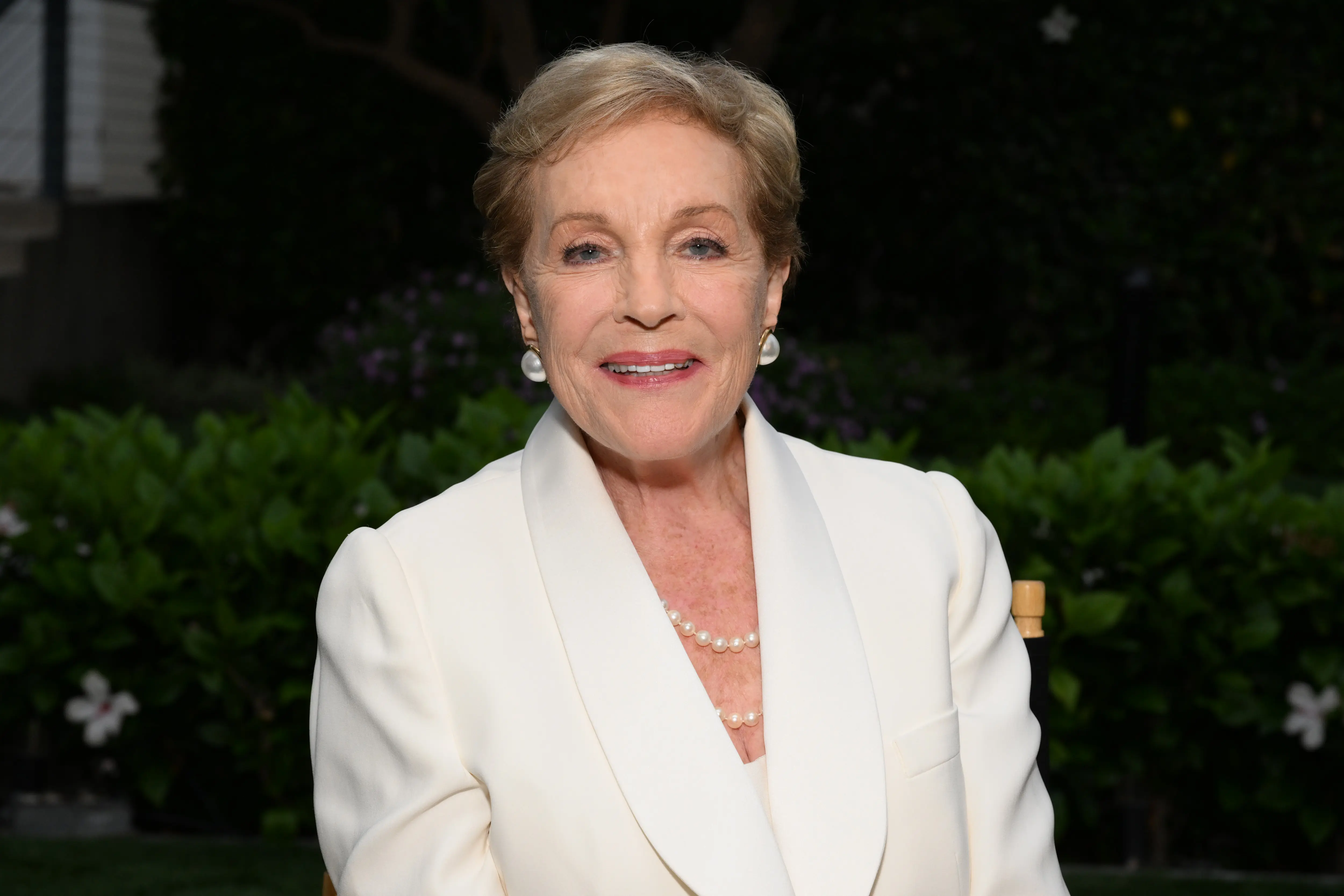 Who is Kayti Edwards? Julie Andrews' granddaughter reportedly had child ...