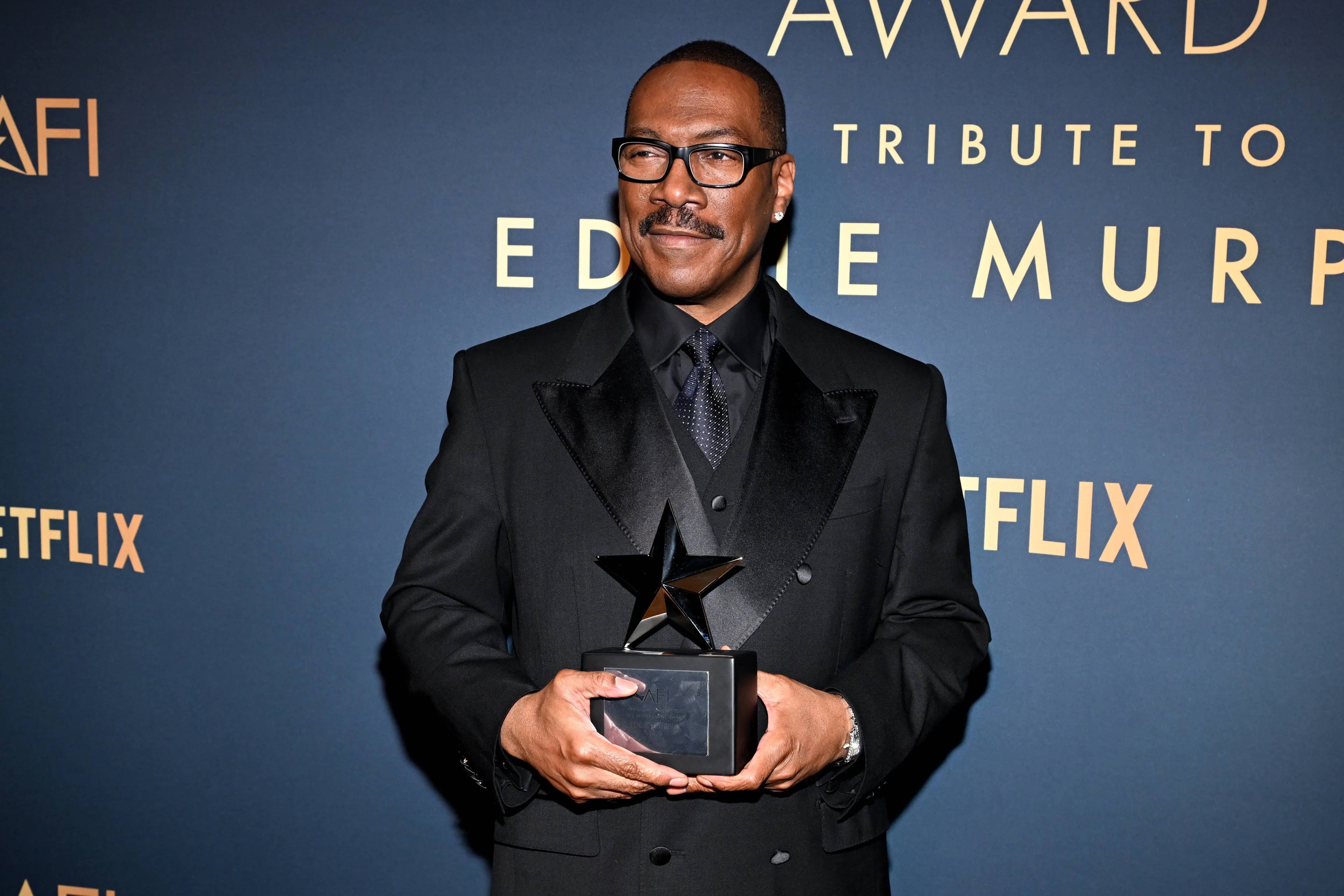 "Have these always been this size?": Eddie Murphy sparks laughter while ...