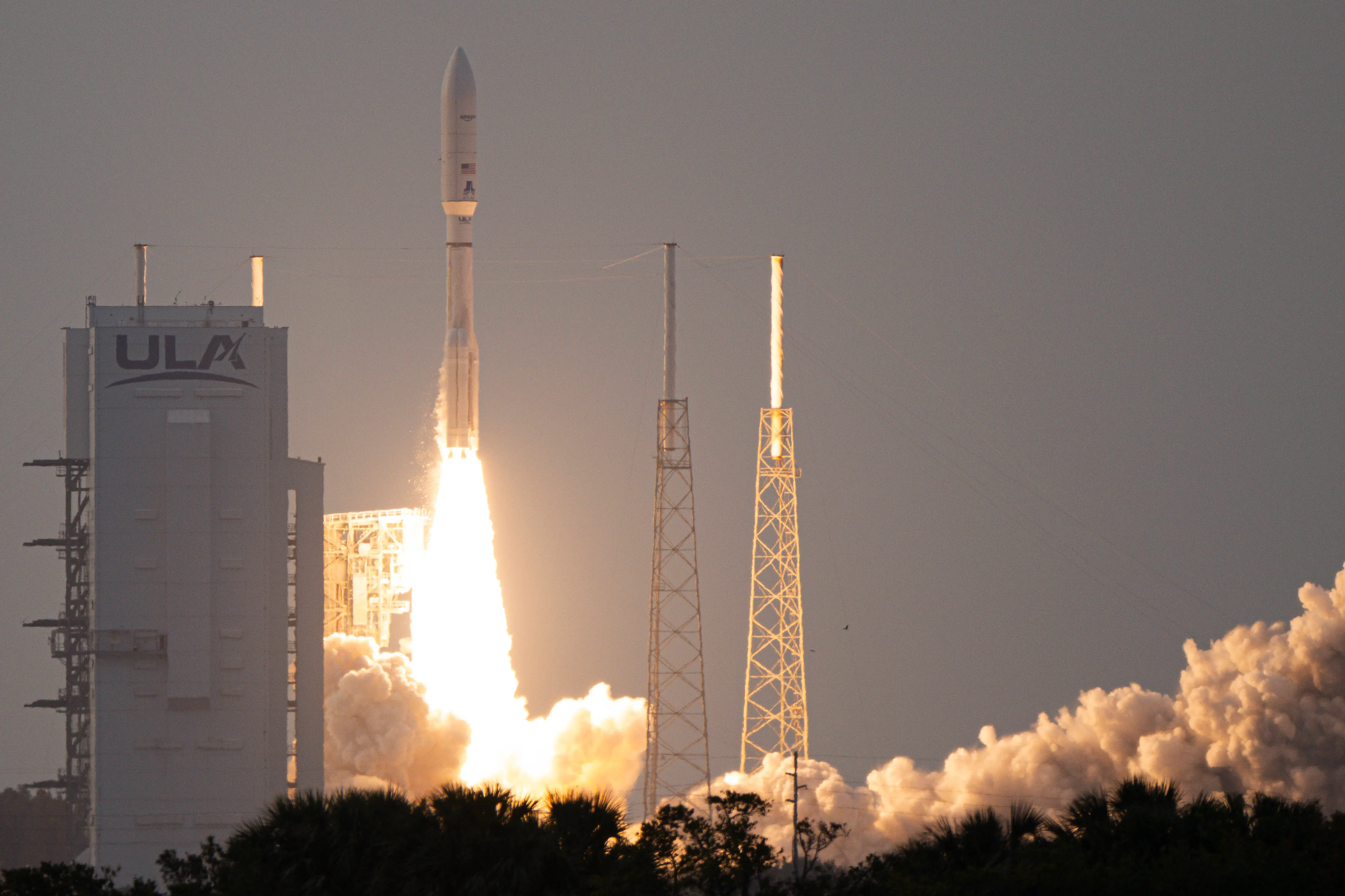 Atlas V launches Amazon’s LA-06 mission, sending 29 internet satellites ...