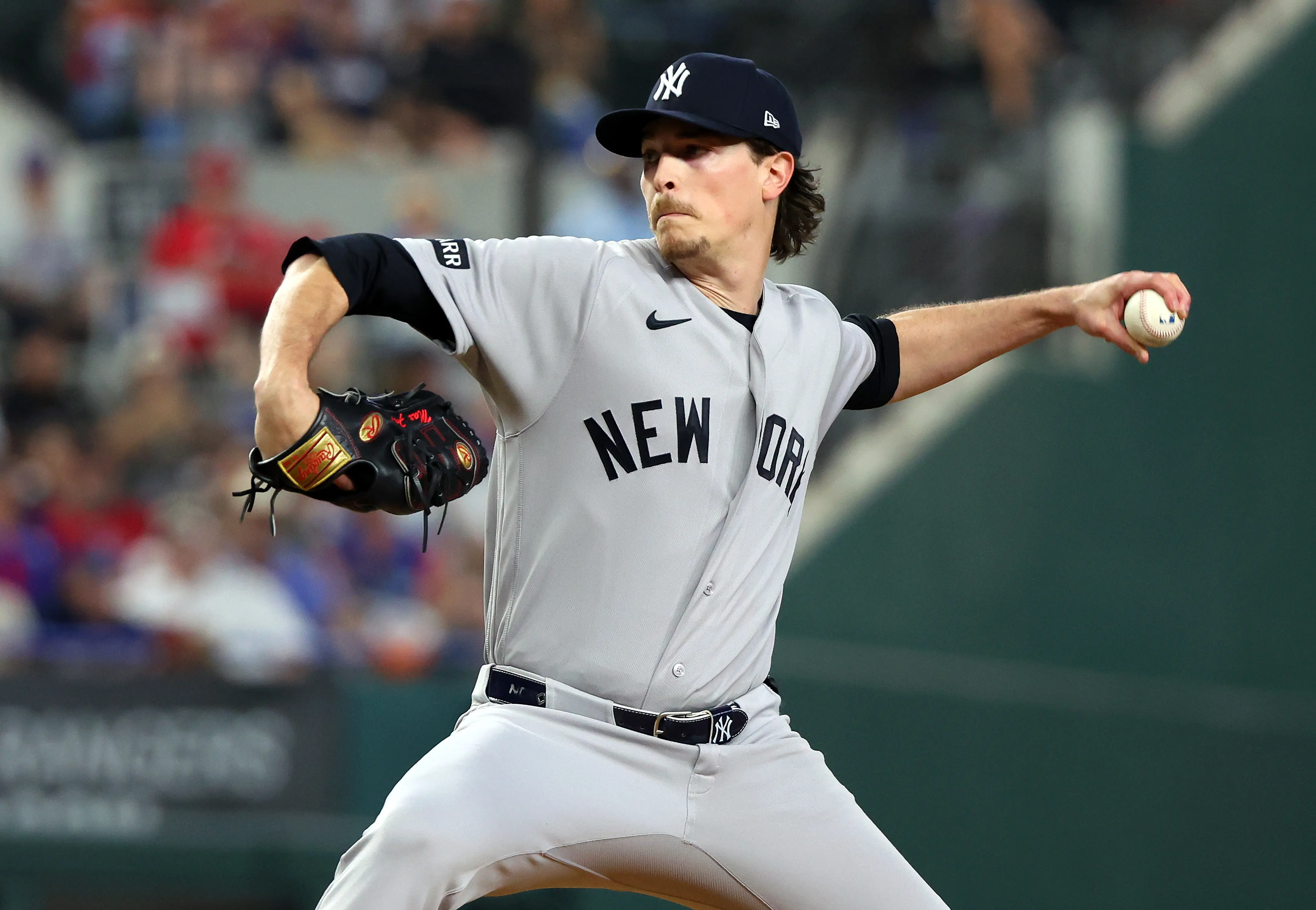“Dudes had to fight a girl”: Internet reacts as Yankees Fan taunt to ...