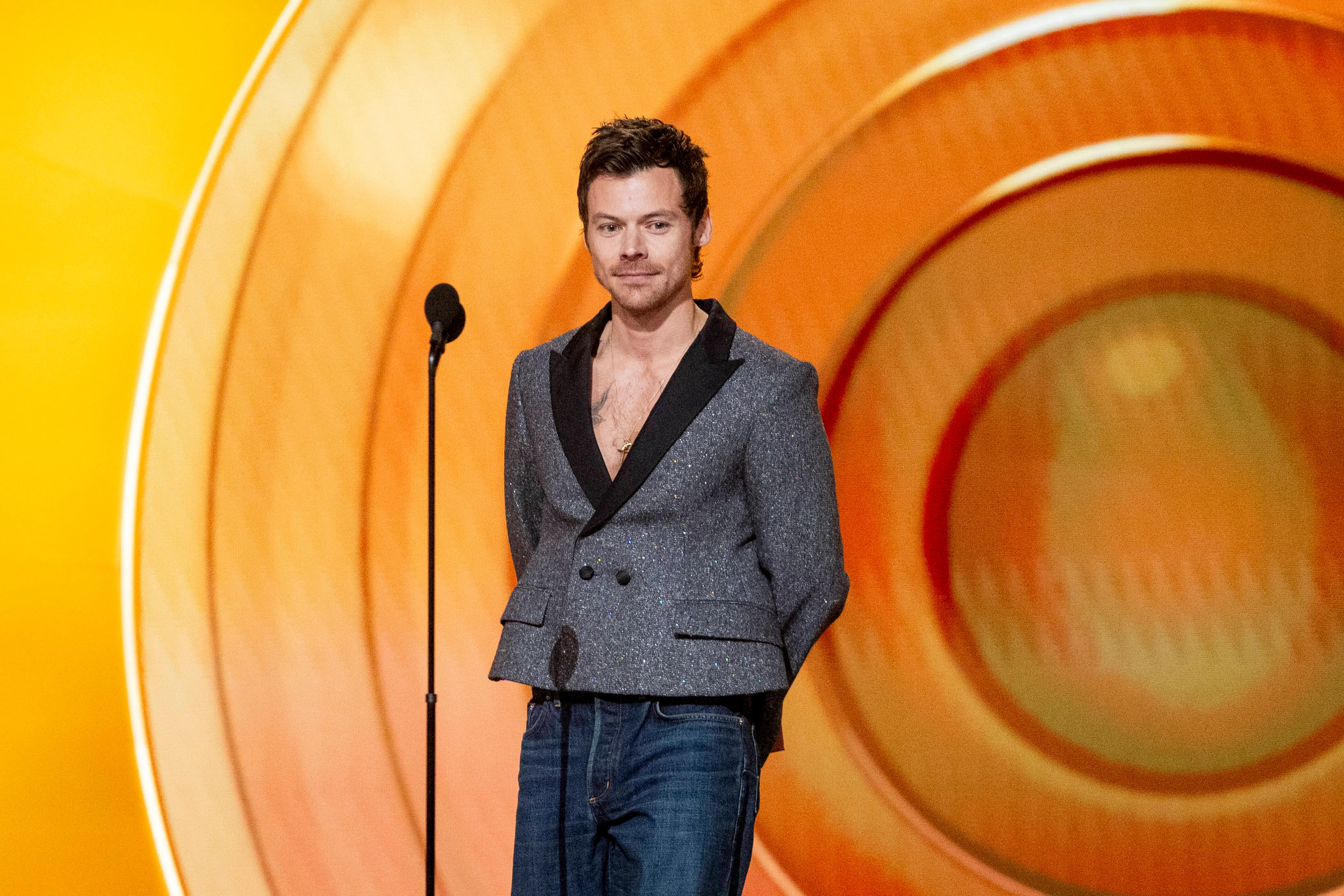 SNL season 51: Complete schedule of celebrity hosts and music acts ...