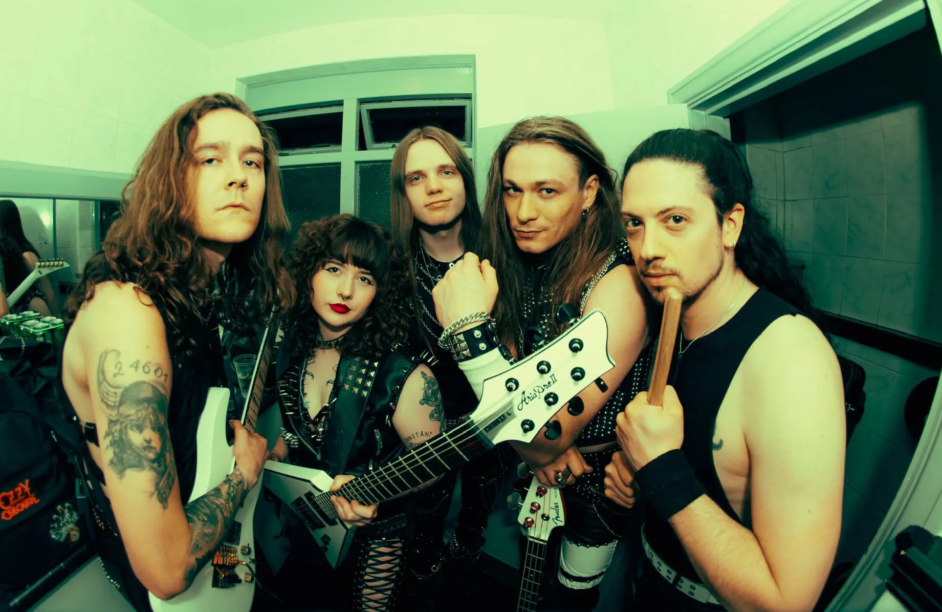 Who is Thomas Hewson? Tailgunner band members explored as bassist steps ...