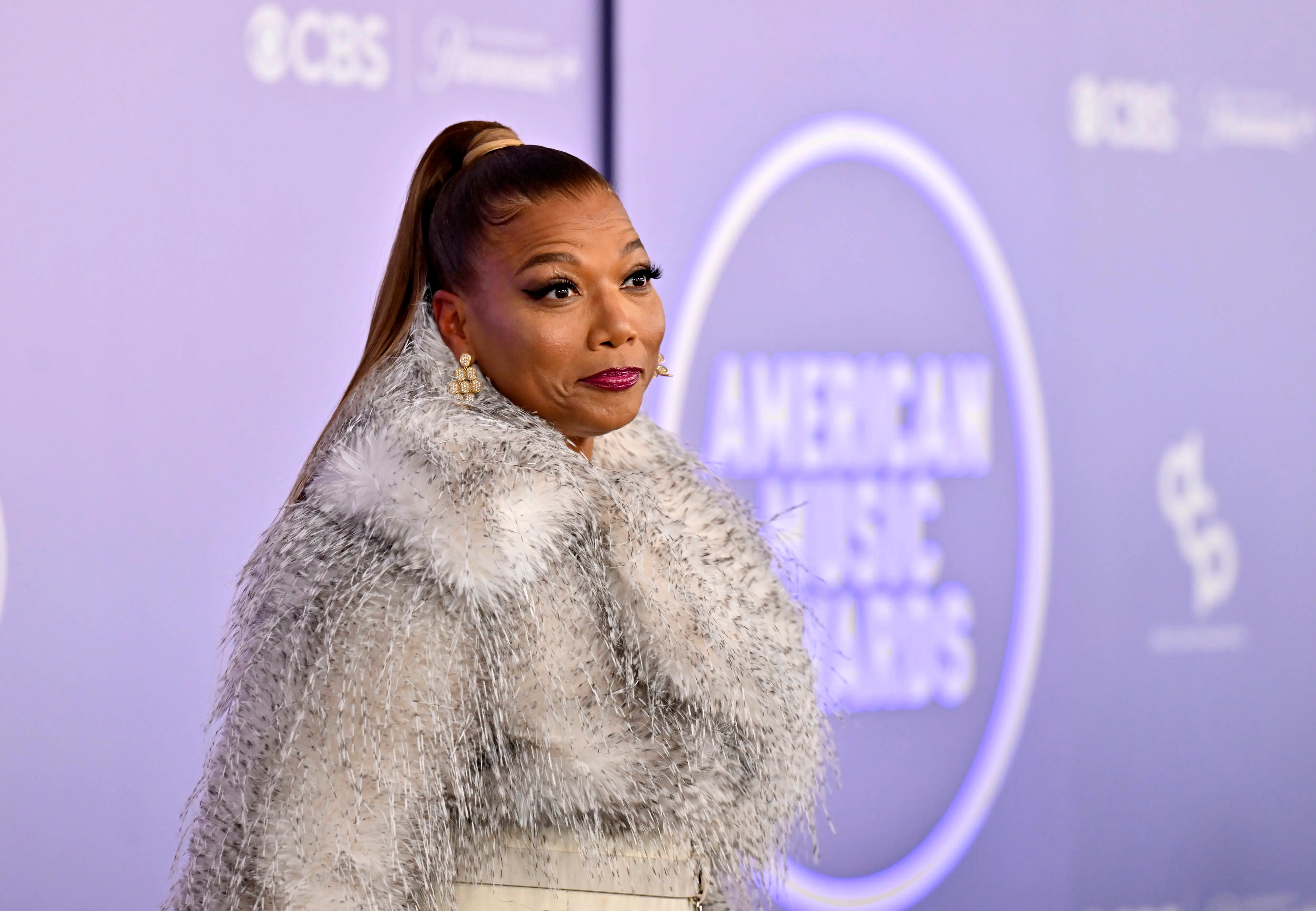 Did Queen Latifah slam Kevin Hart as “fake sellout kid”? Claim debunked ...
