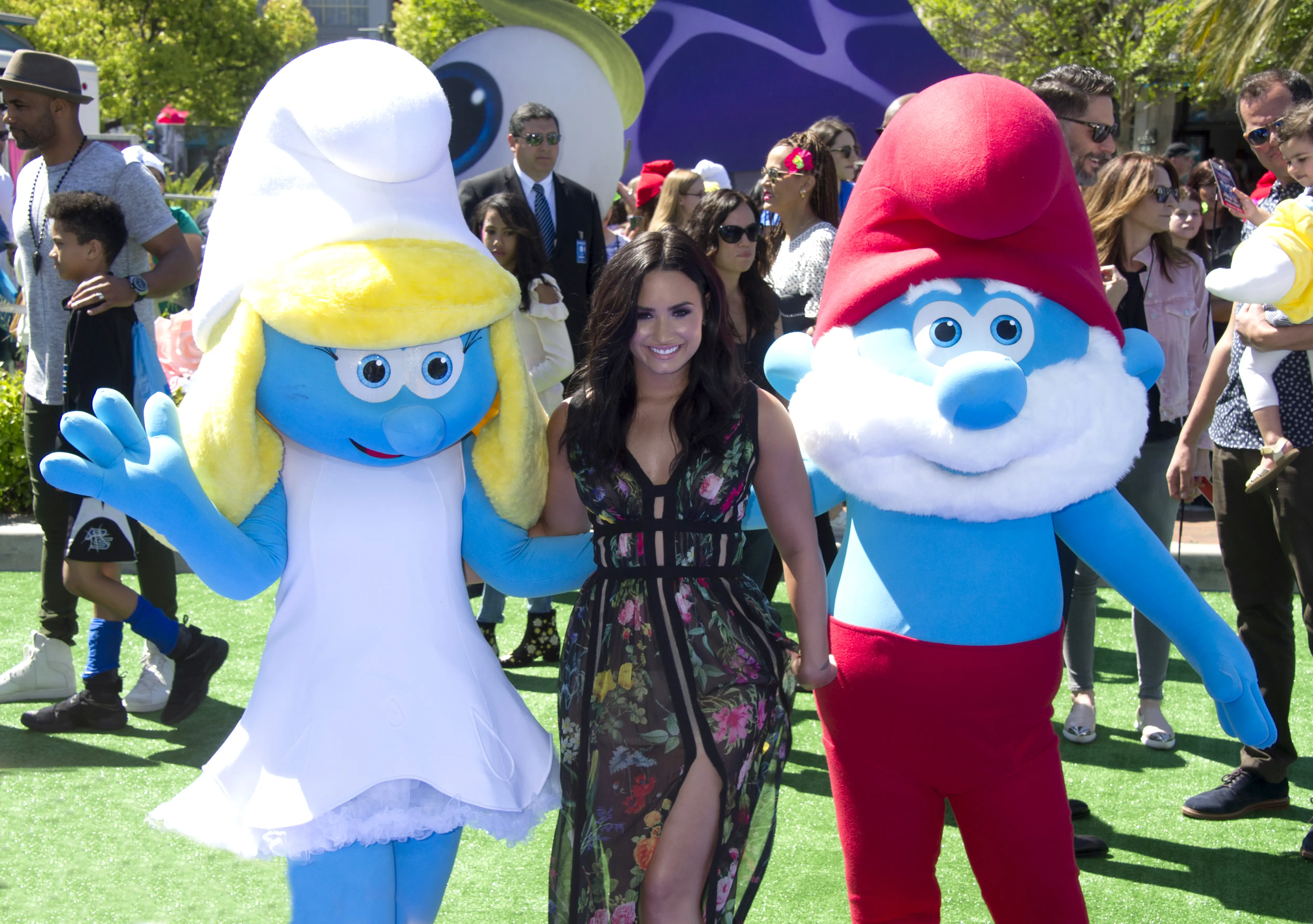 You won’t believe these 20 pop stars voiced characters in animated ...