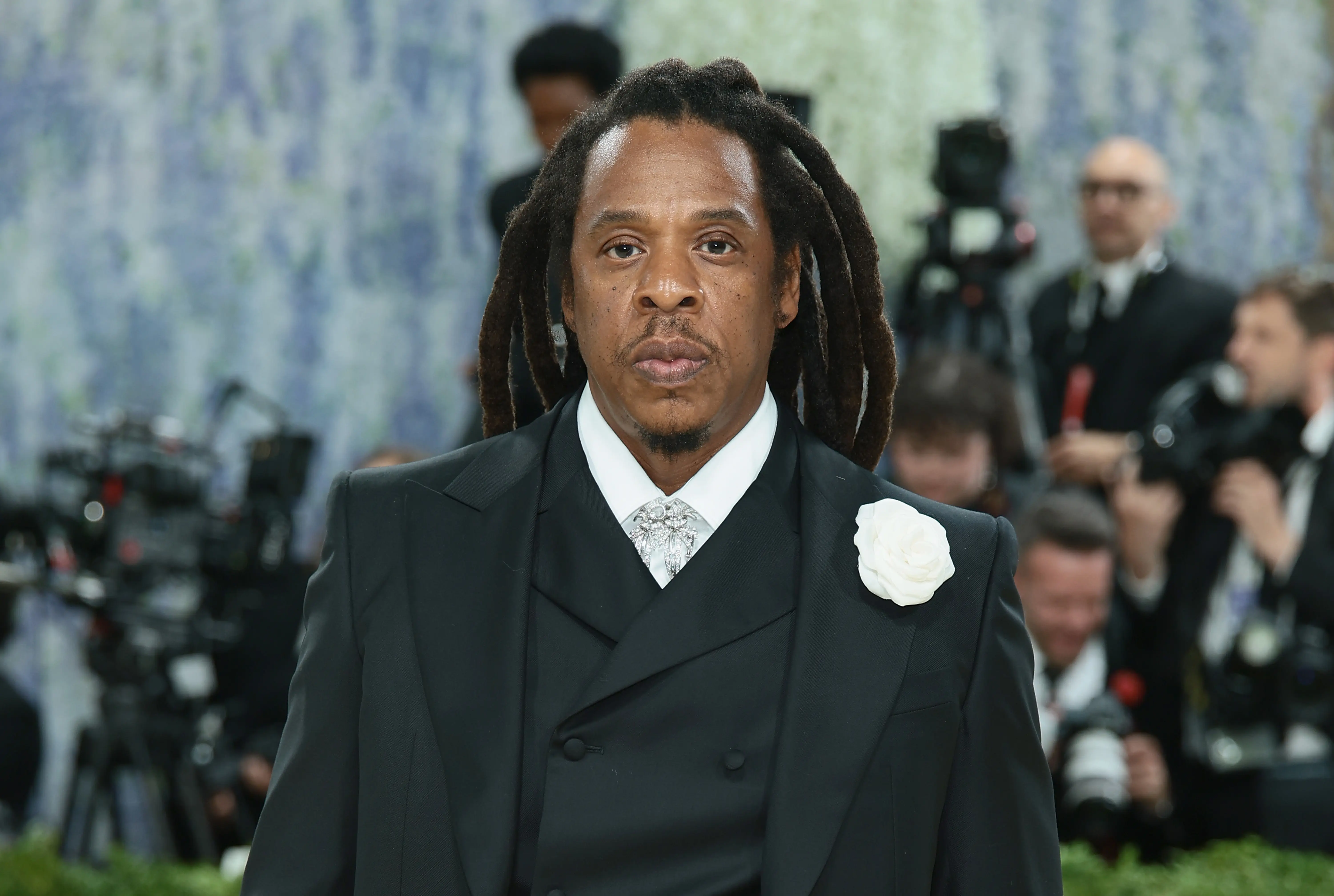 Jay-Z appears to take aim at Drake and Kanye in viral Roots Picnic ...