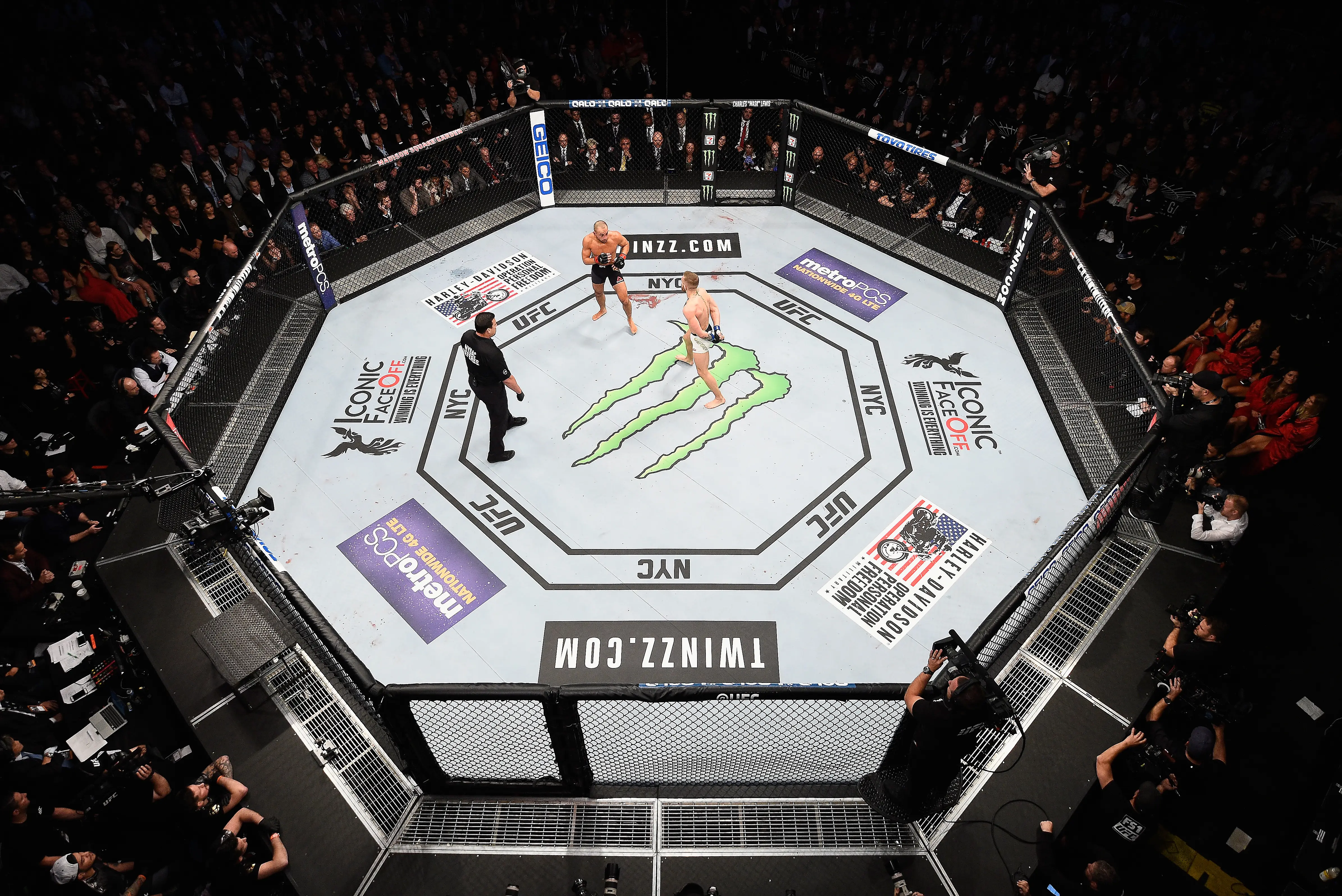 Jake Lang announces UFC match against Antifa activist Dave the Viking ...
