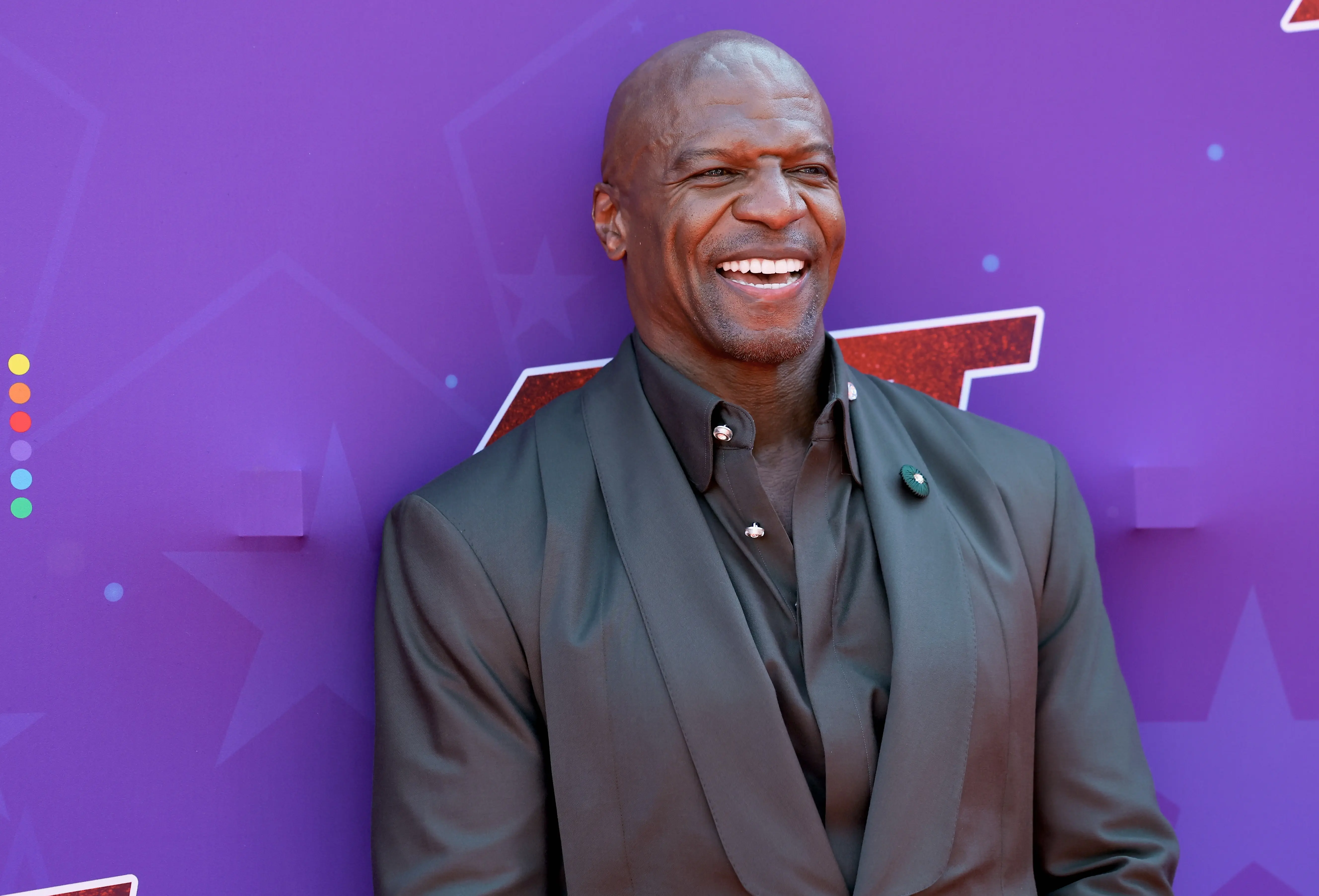 America's Got Talent host Terry Crews rushes to hit the golden buzzer ...