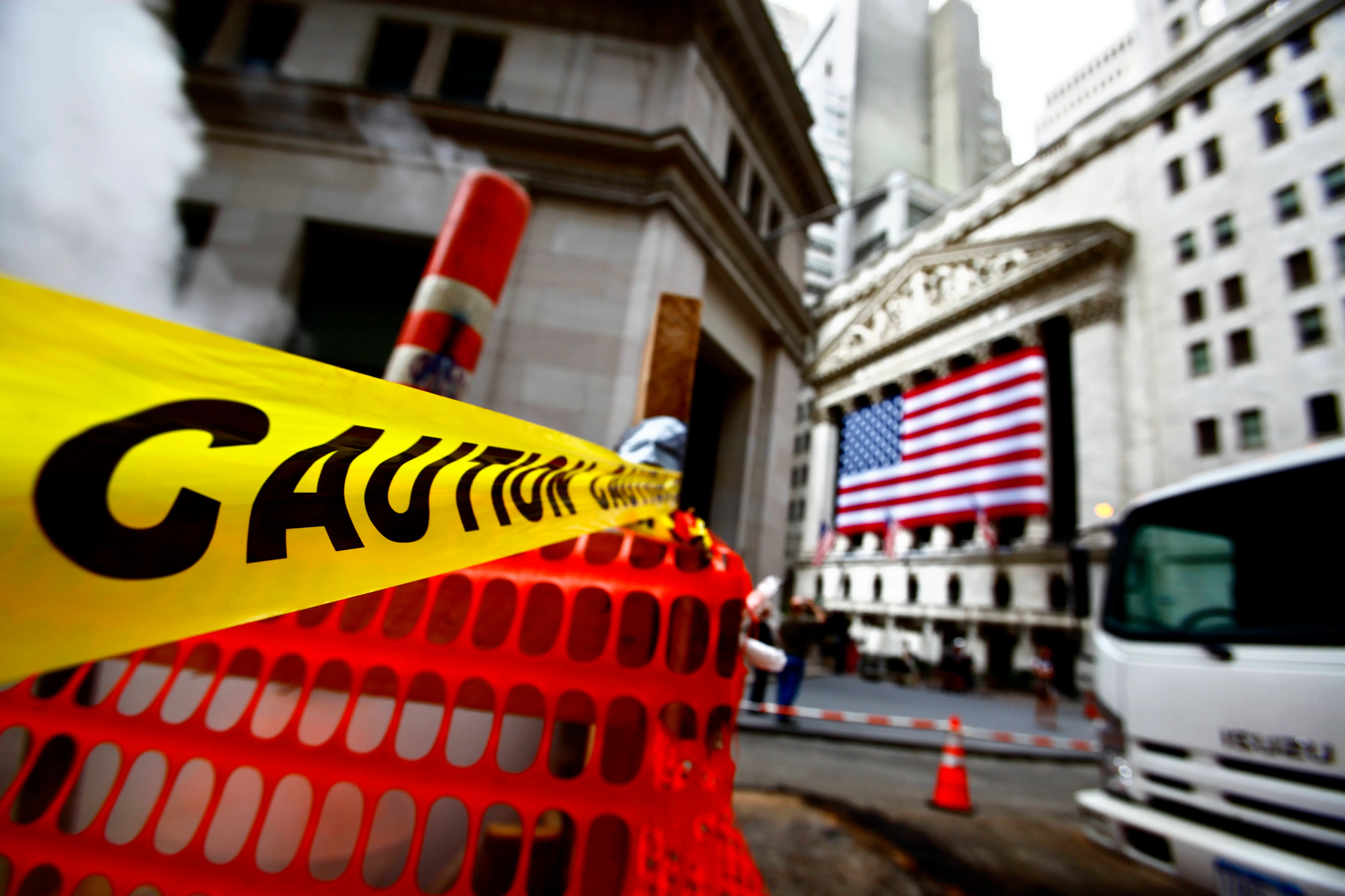 Did a woman fall into a manhole in New York? Viral claim debunked as ...