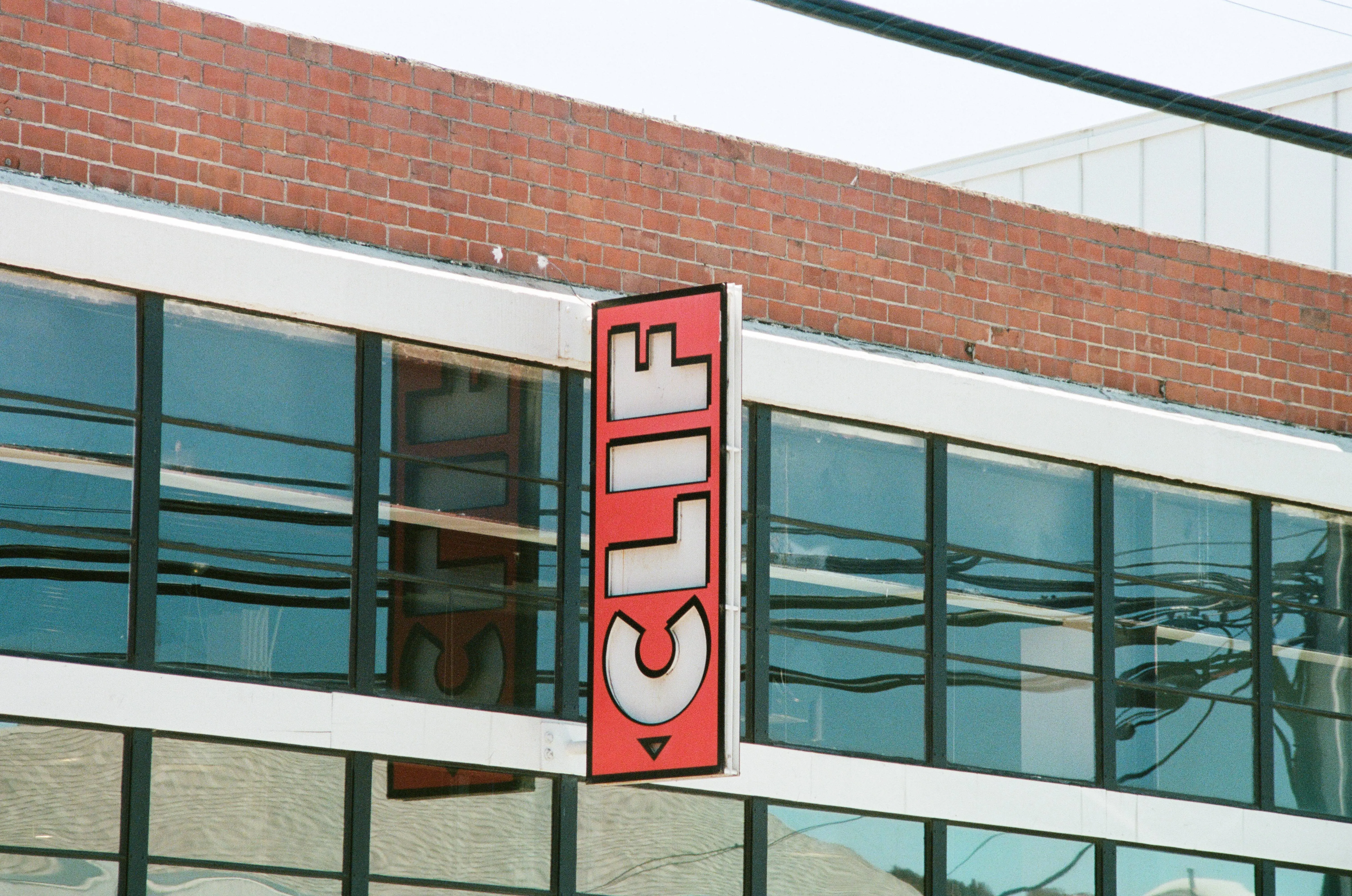 Clif Builders debuts Protein Bar inspired by White Fudge Oreo Cookies ...