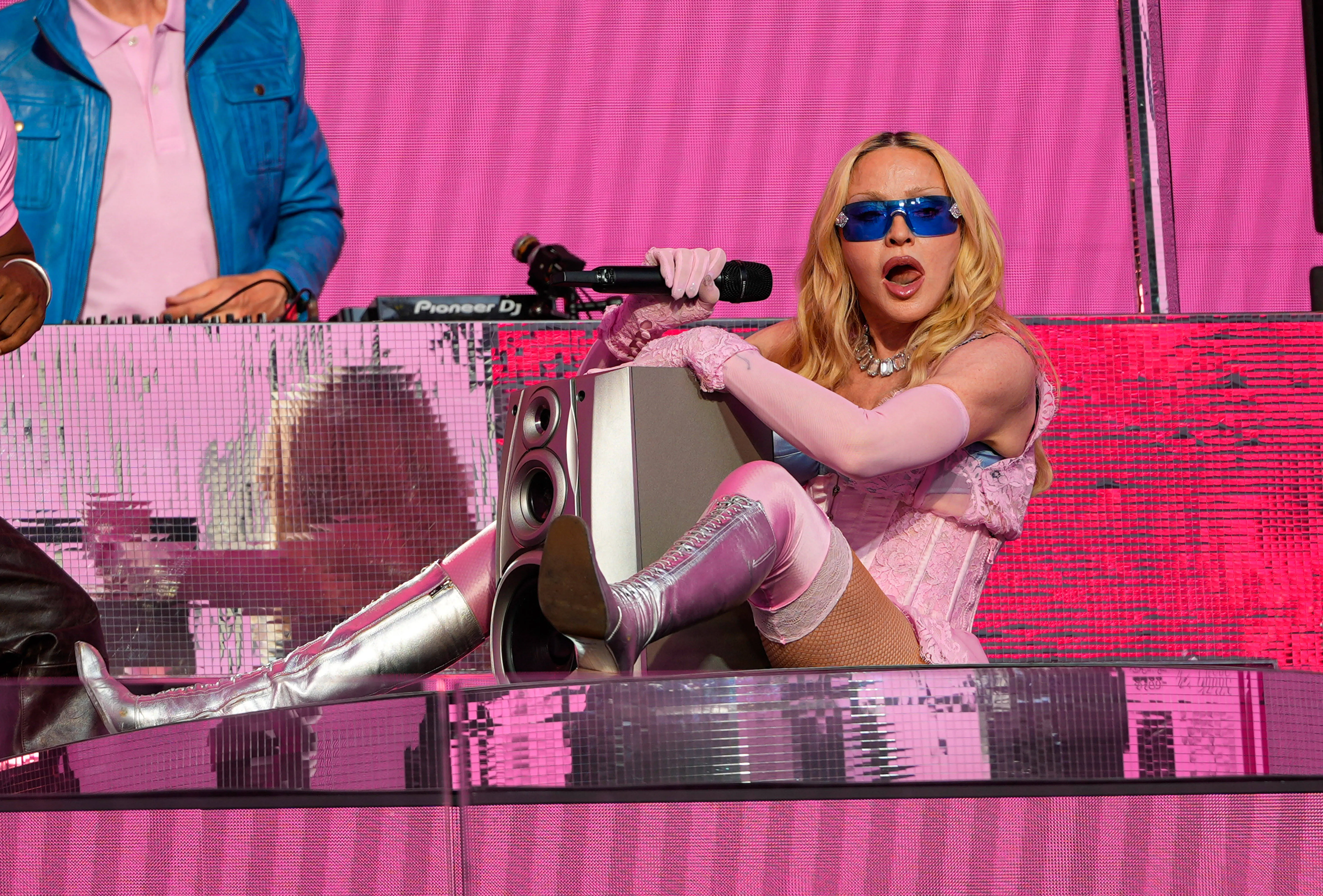 "Maybe she got electrocuted?": Link Lauren quips about Madonna's latest ...