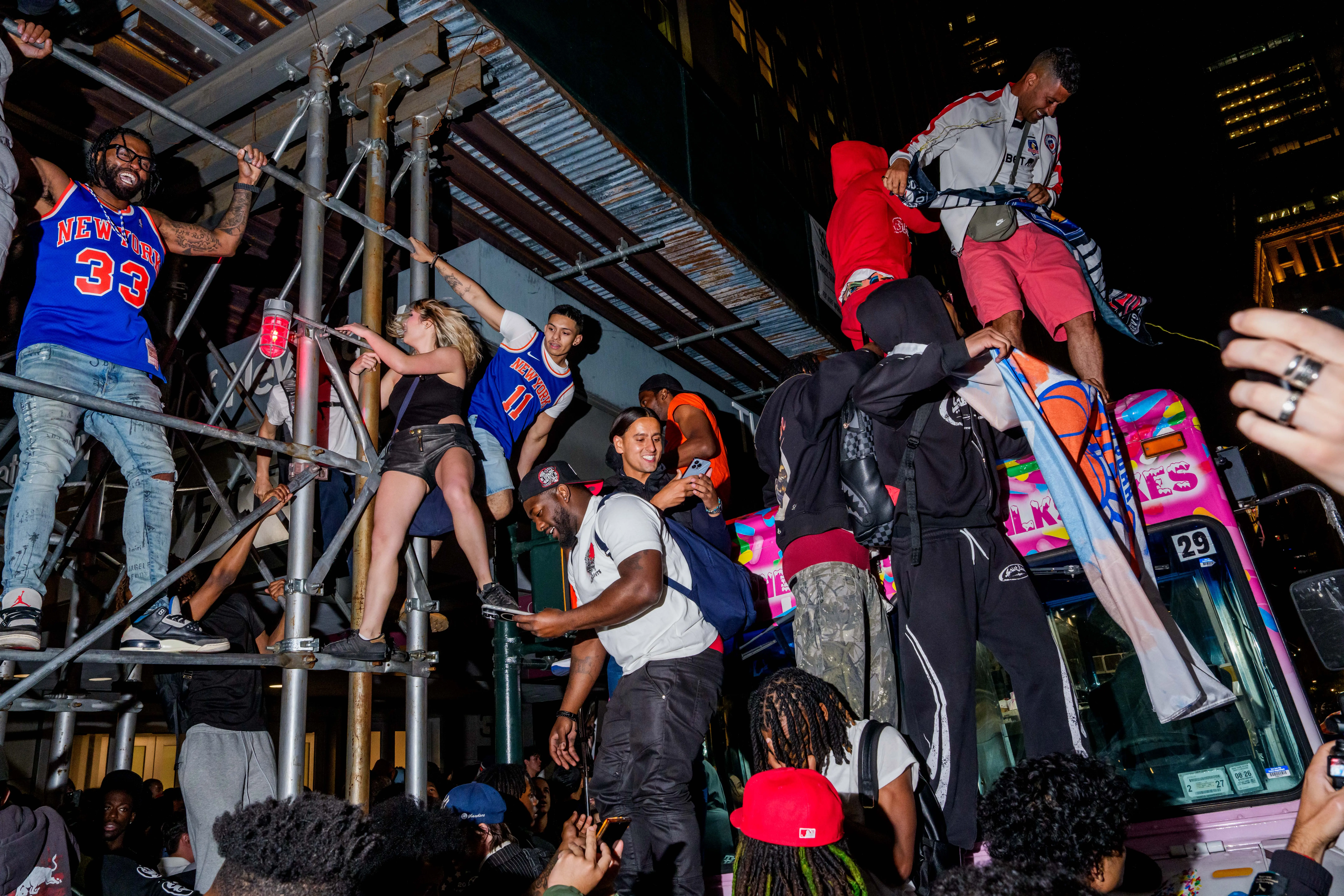 What happened at Knicks' watch party at Bryant Park? NYPD forced to ...