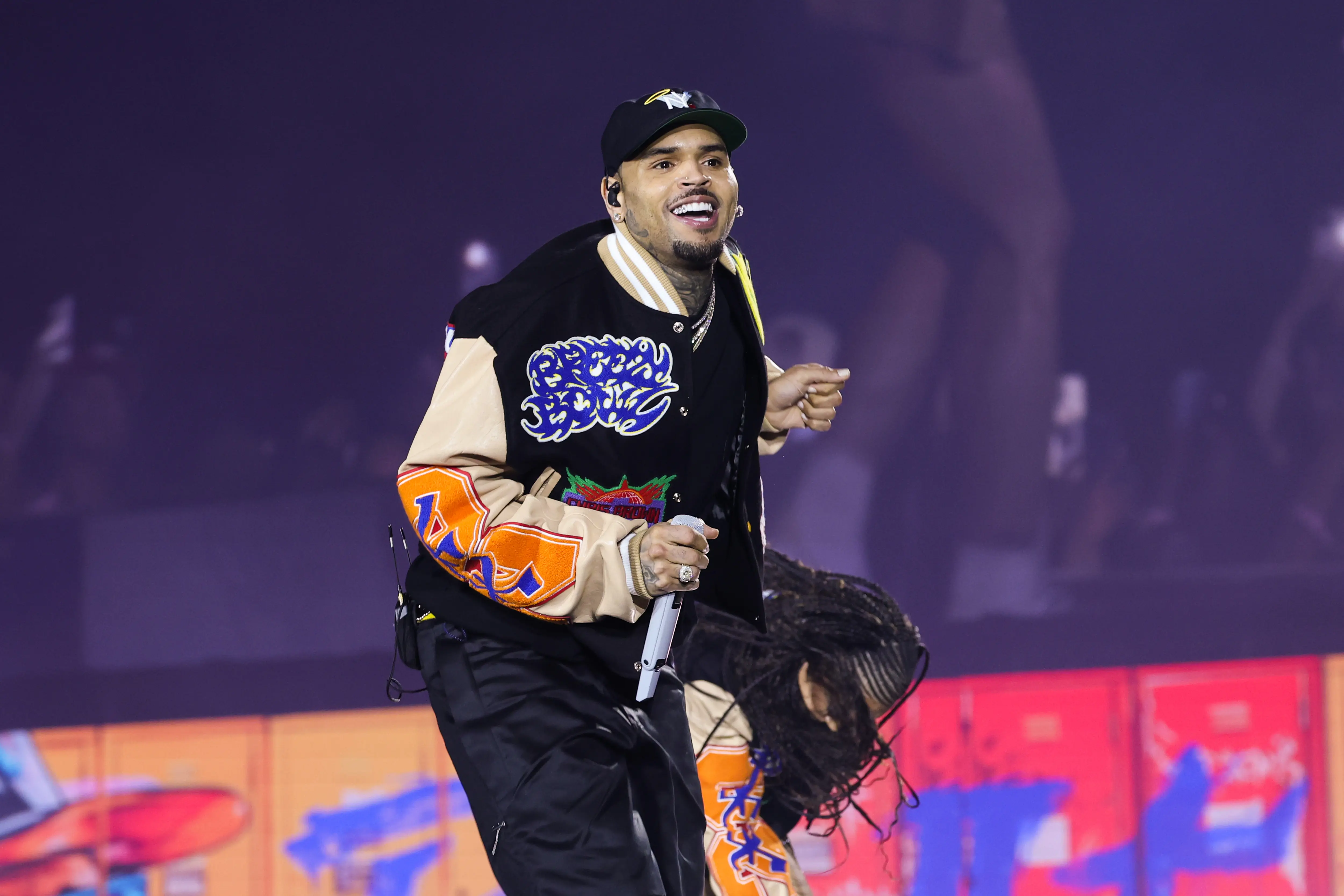 Diamond Brown leaks Chris Brown's alleged texts, brands him an "IG dad ...
