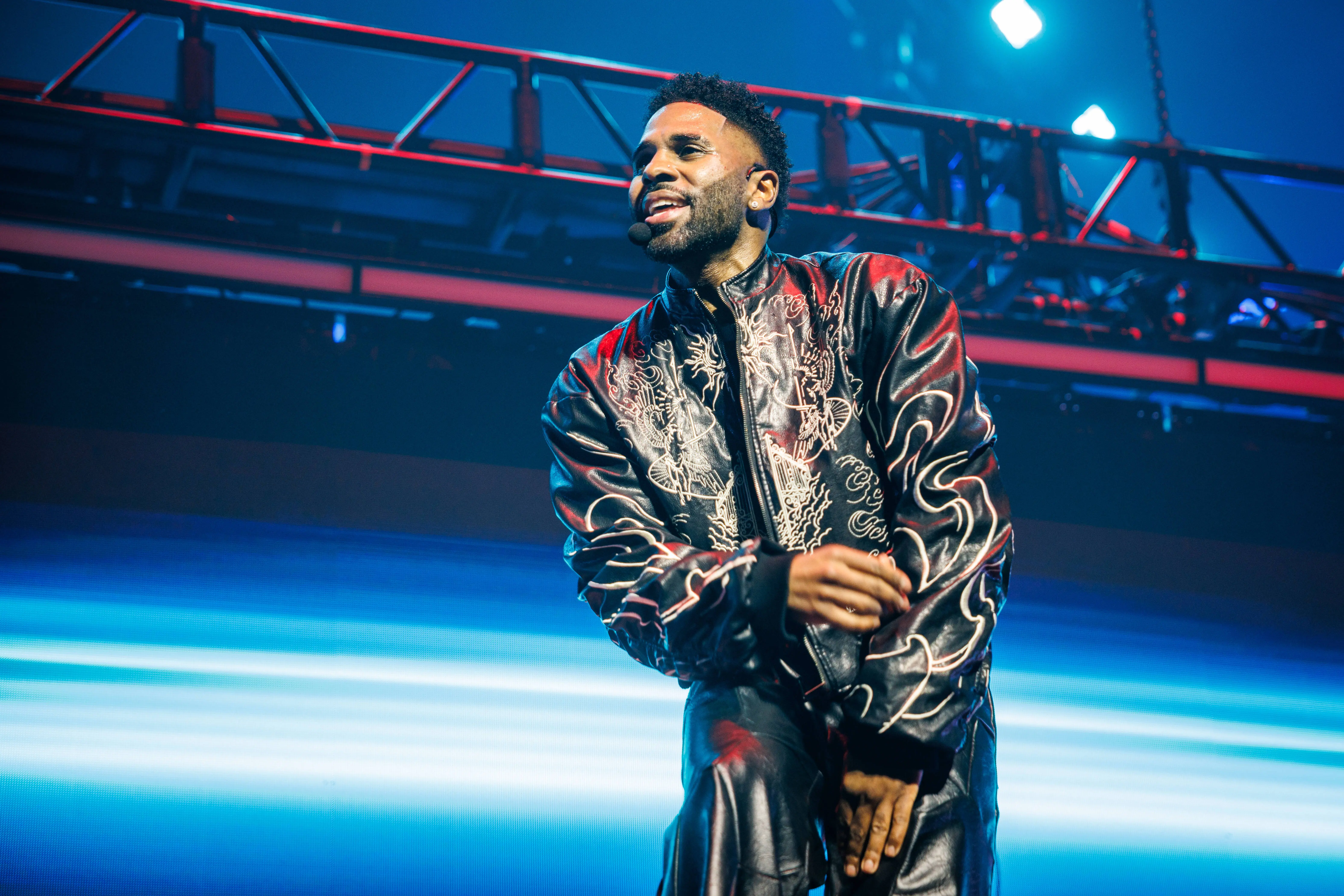 ⁠Animal rights organization slams Jason Derulo for keeping a shark tank ...