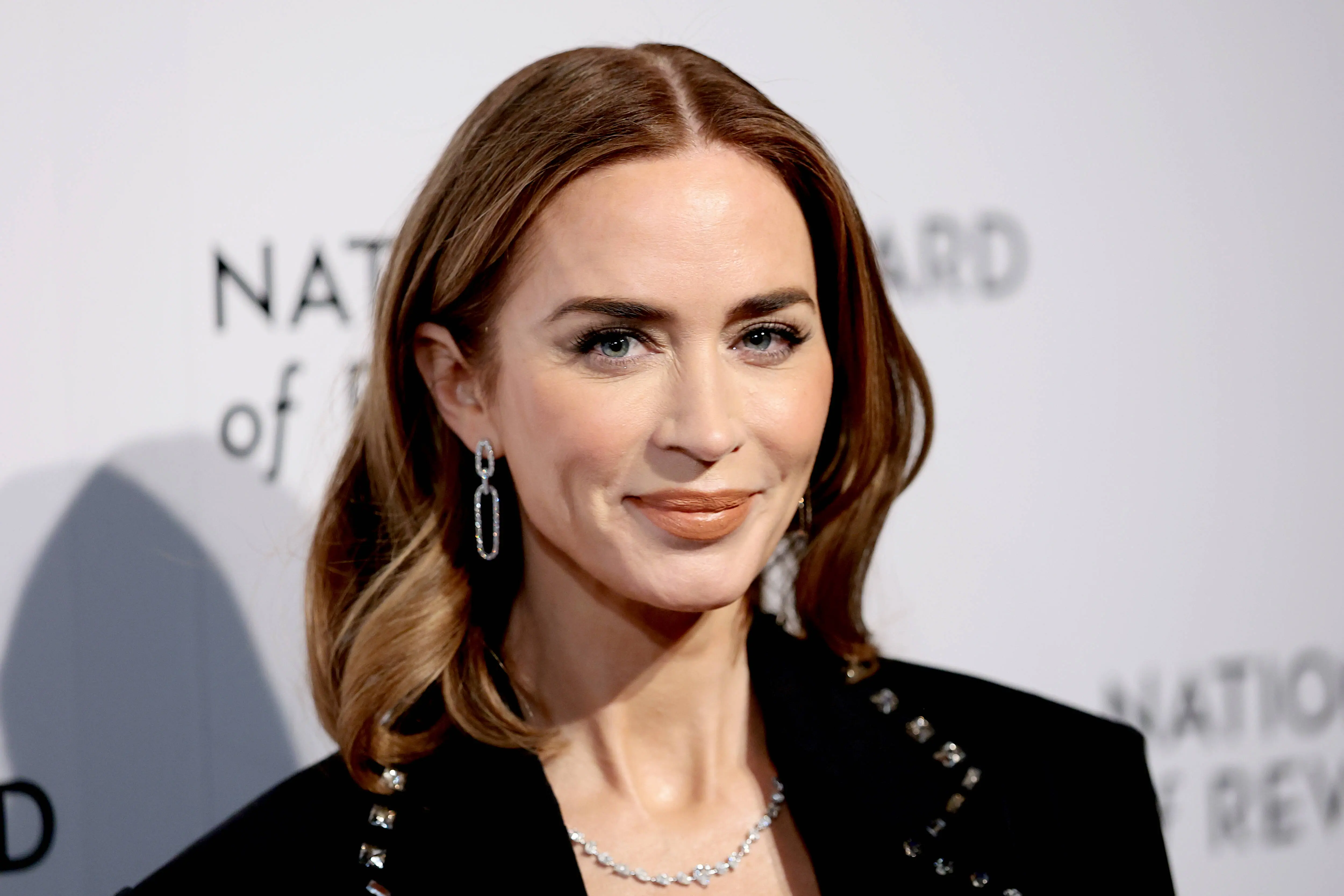 Emily Blunt reveals Steven Spielberg offered to use AI for alien sounds ...