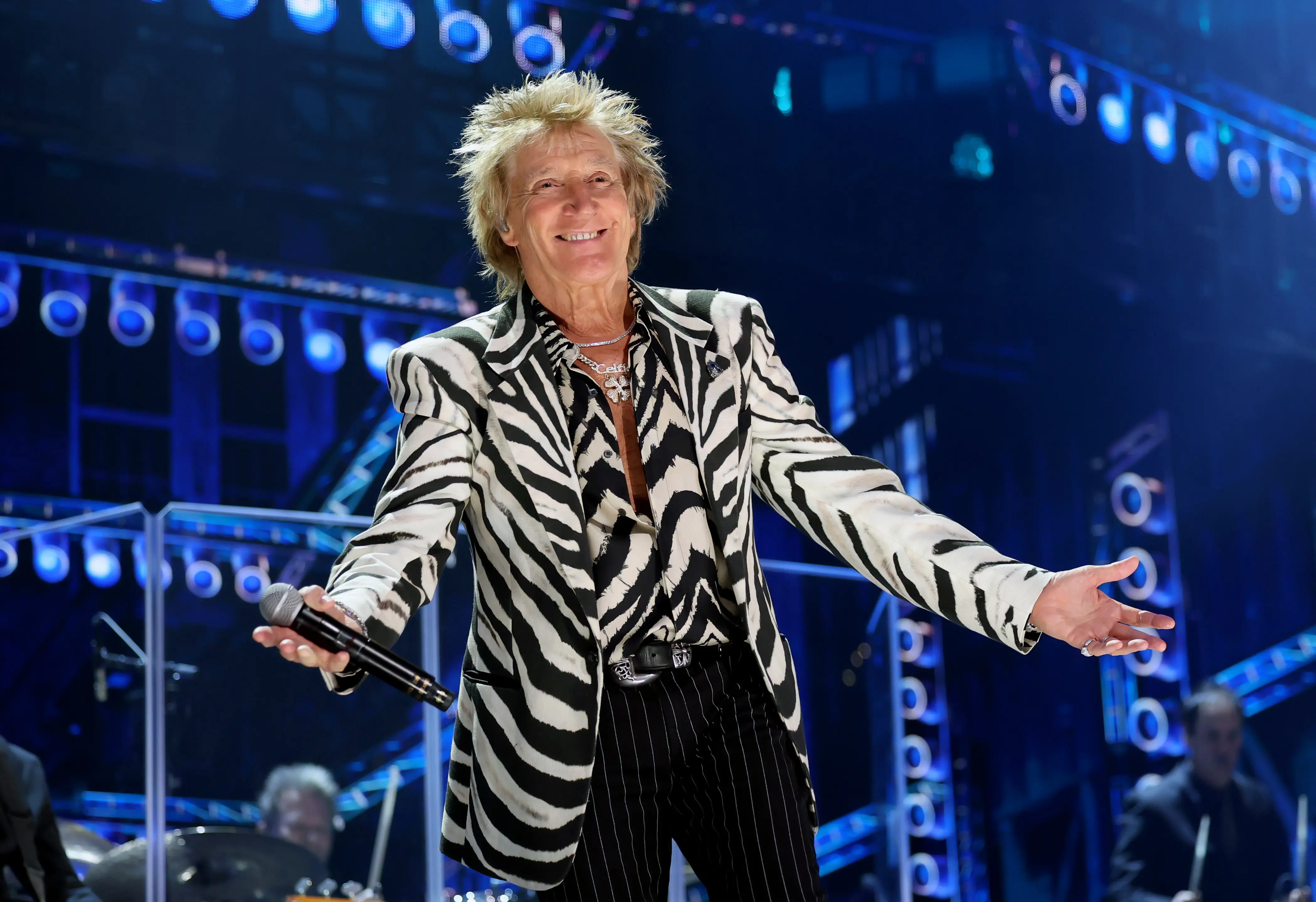 Why is Rod Stewart's facing backlash for his World Cup appearance ...