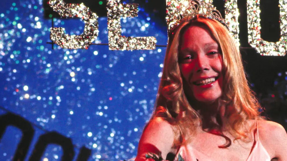 Carrie ending explained: Why does Carrie destroy the prom after the pig ...