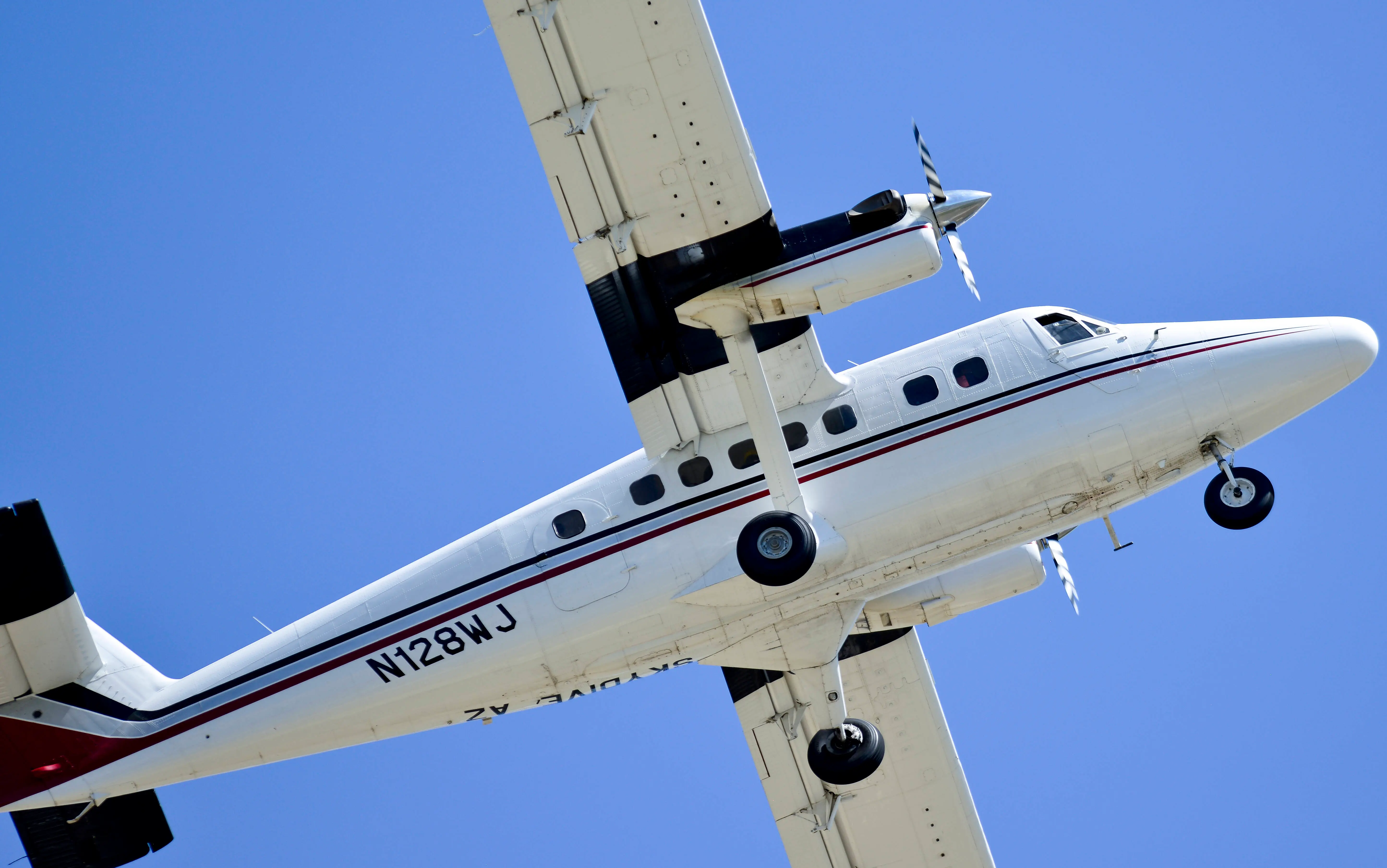 Missouri skydiving plane crash: Community mourns beloved music teacher ...