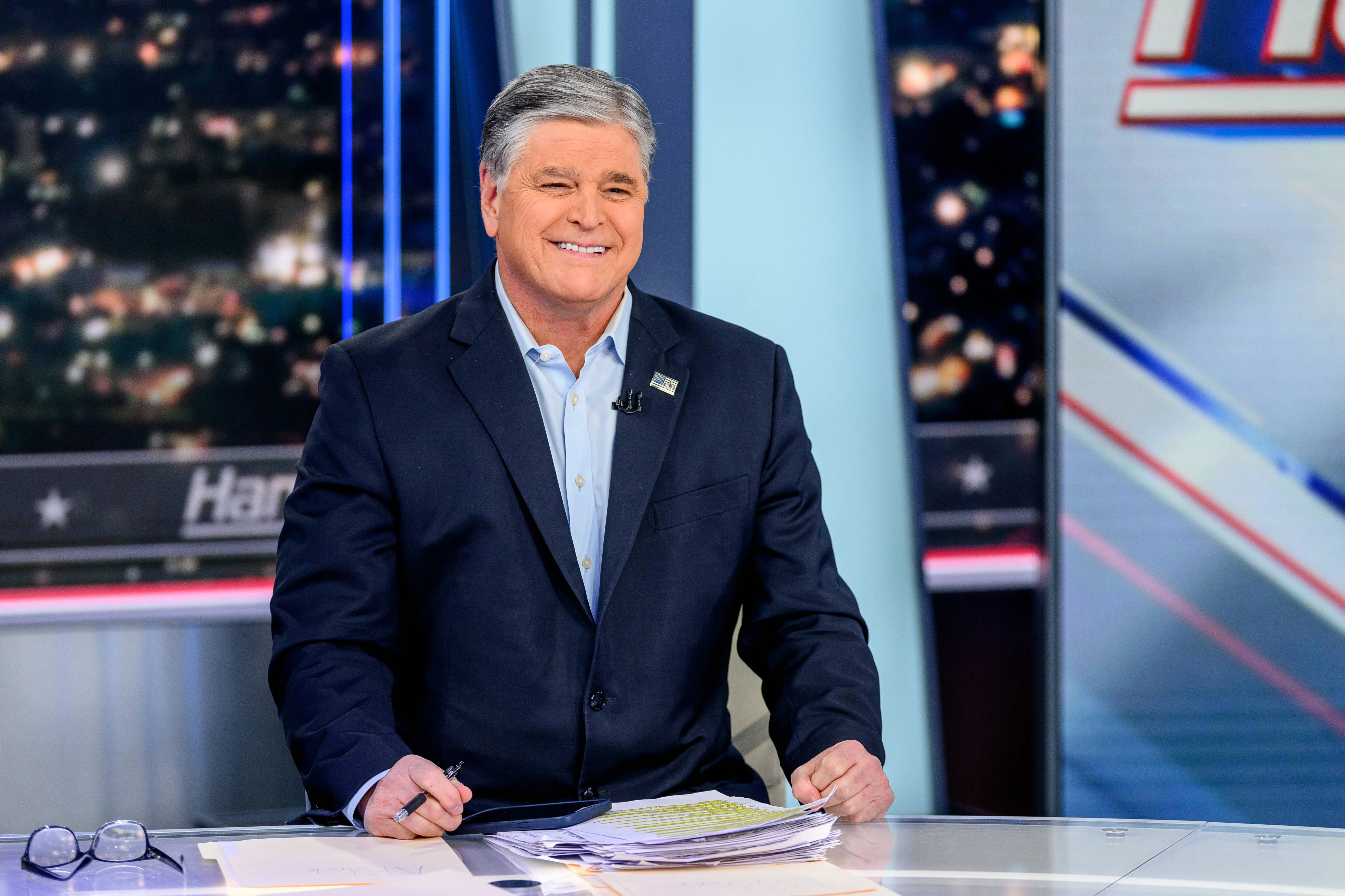 “What has happened to Sean Hannity?”: Fox News host “swollen” face ...