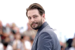 Who is Beau Dade? Elon Musk asks his followers if he should accept an ...